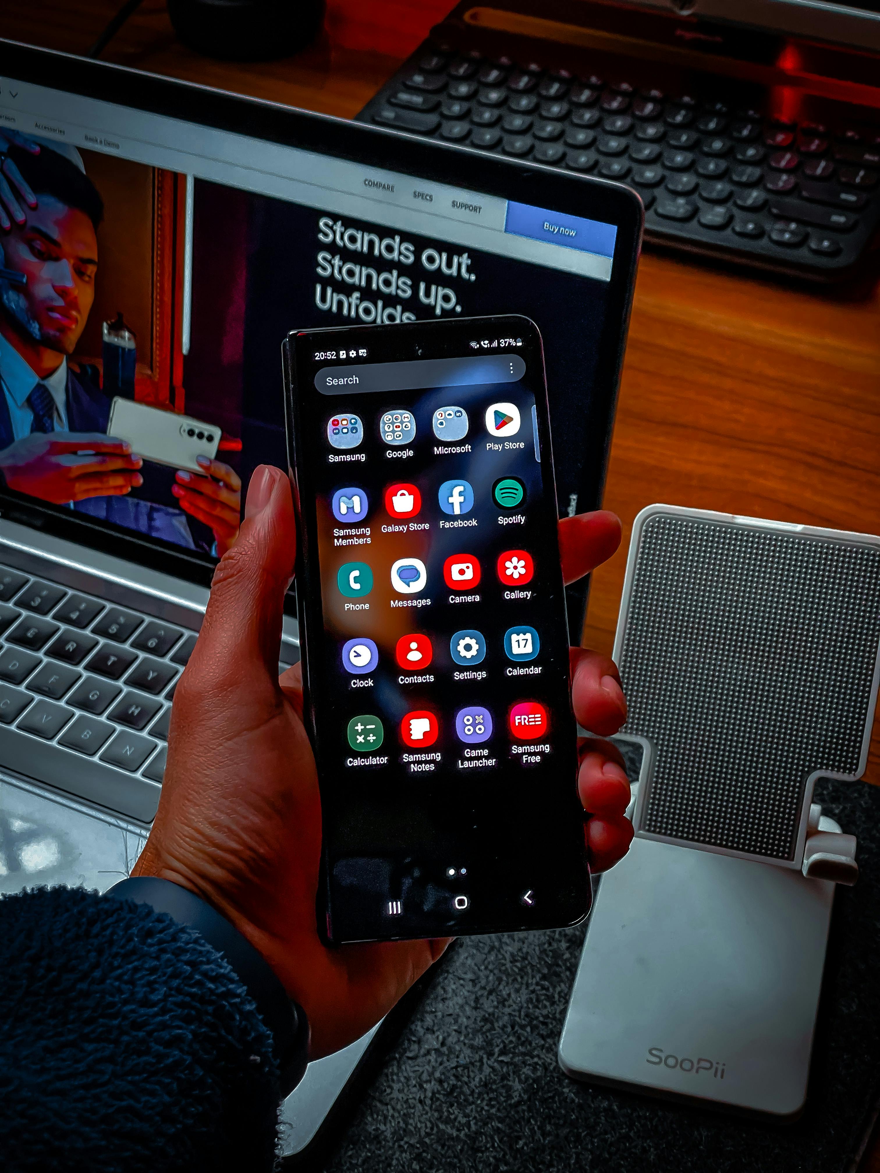 Laptop Showcase Photos, Download The BEST Free Laptop Showcase Stock ...