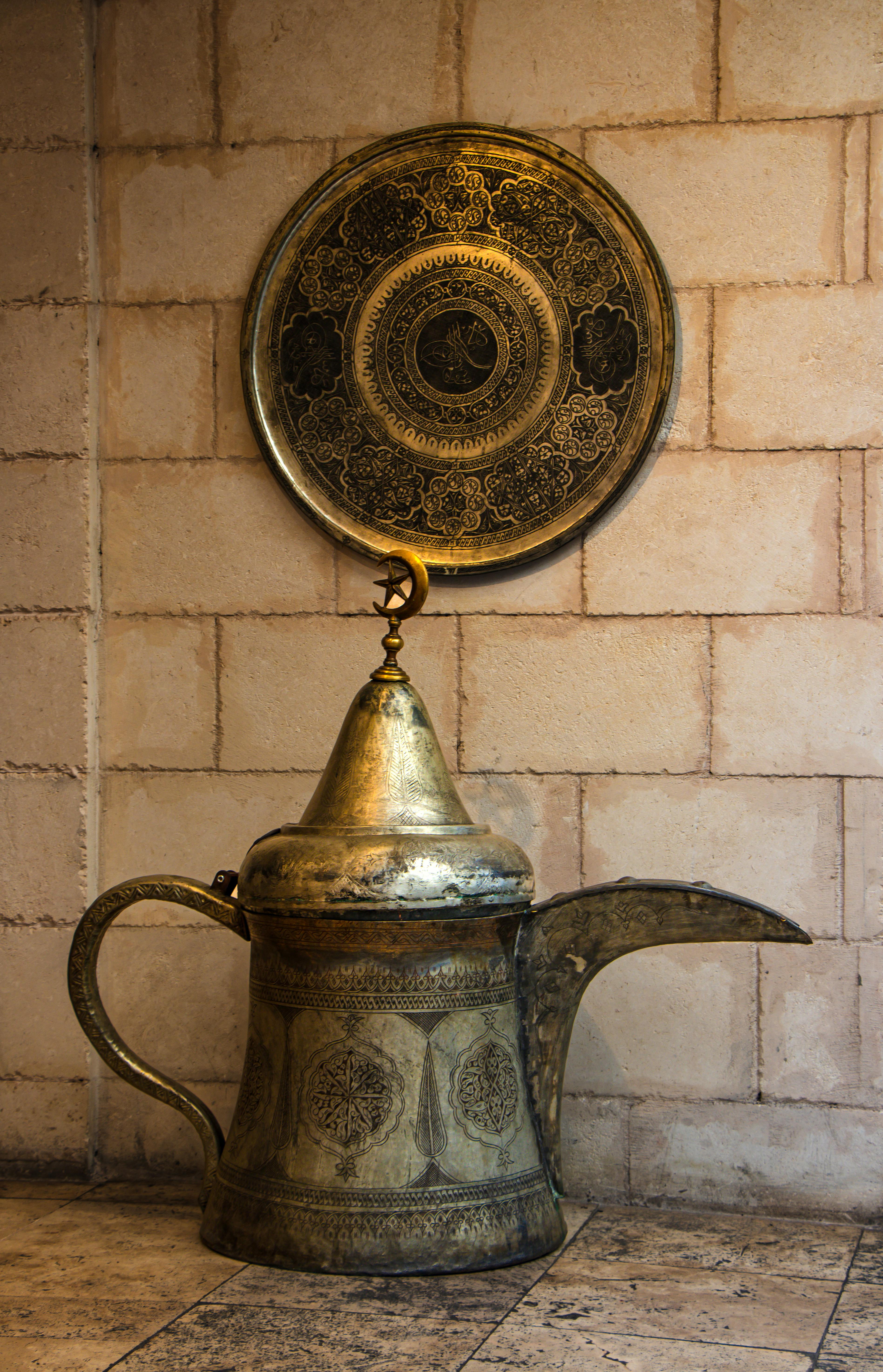 Vintage Kettle and Plate · Free Stock Photo