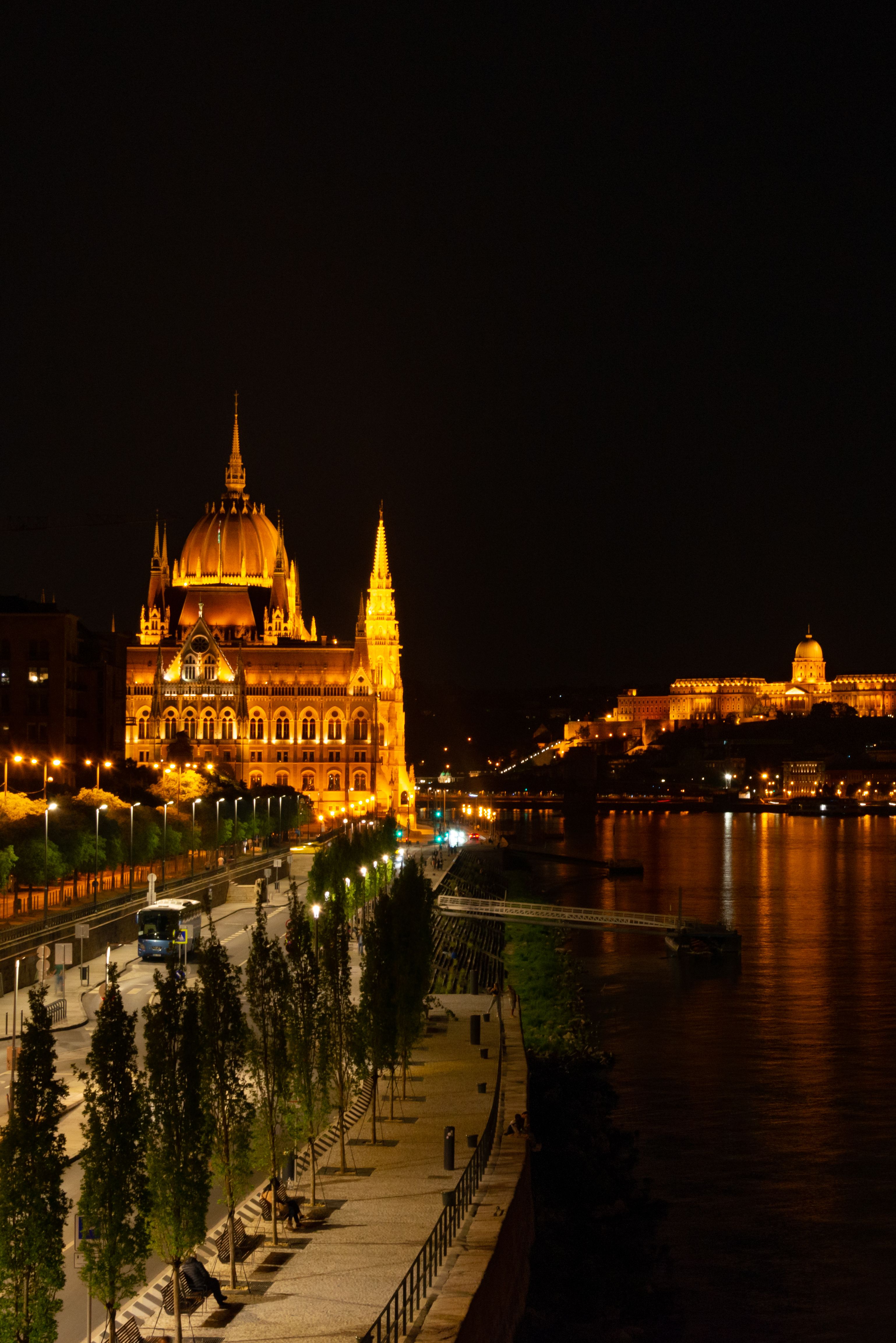 Budapest at Night · Free Stock Photo