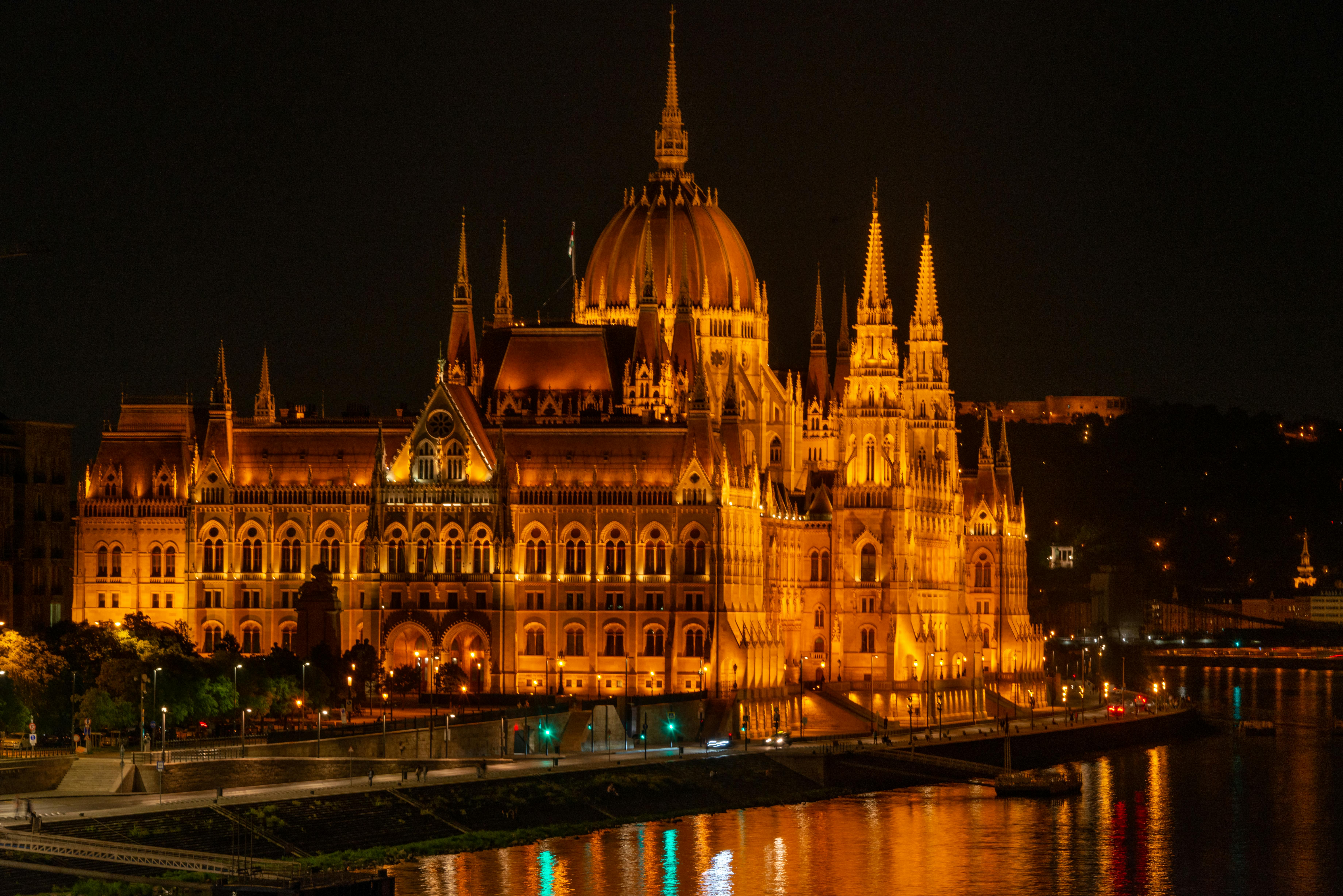 Illuminated Buda Castle at Night · Free Stock Photo