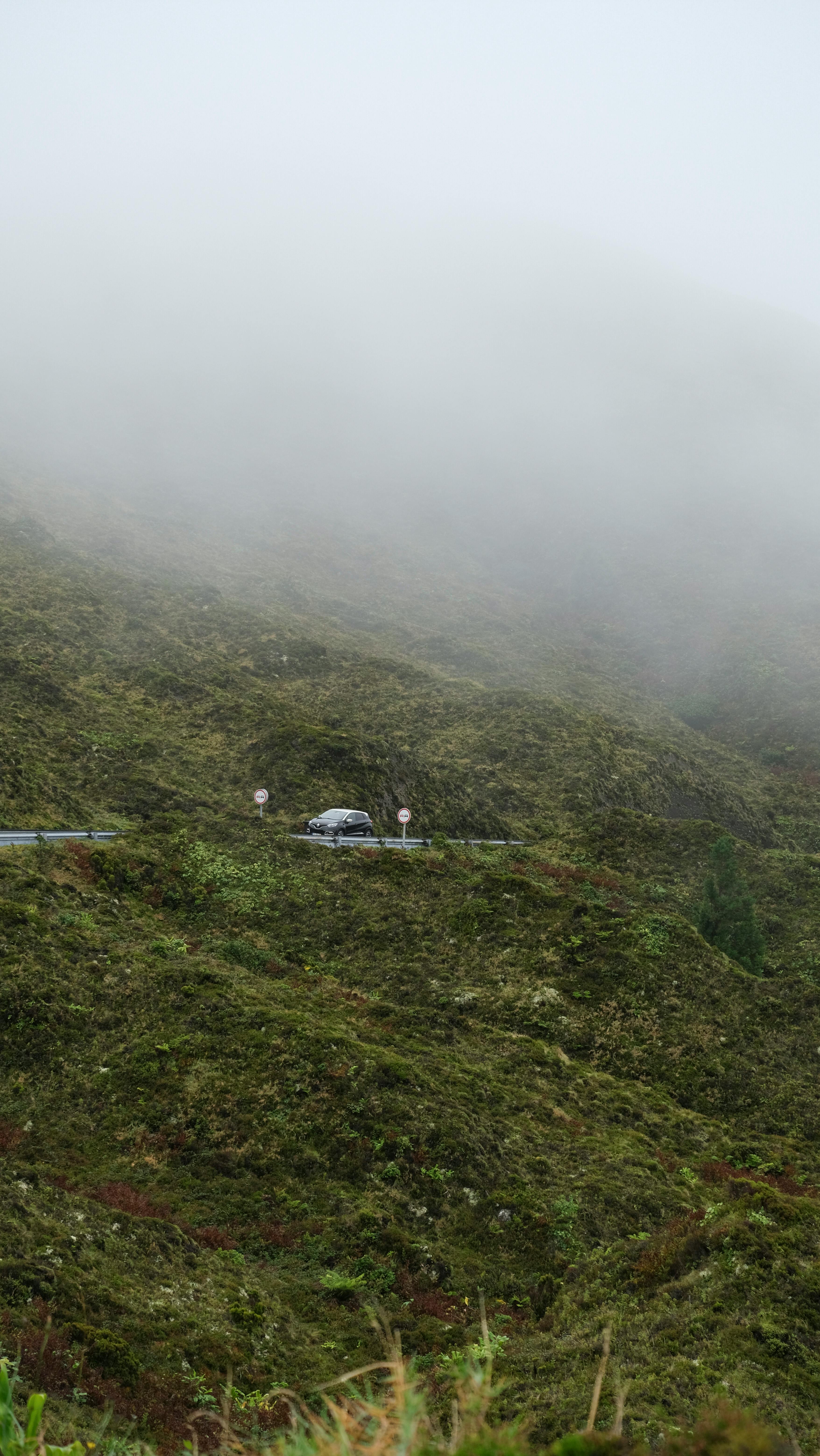 Running Car Photos, Download The BEST Free Running Car Stock Photos ...