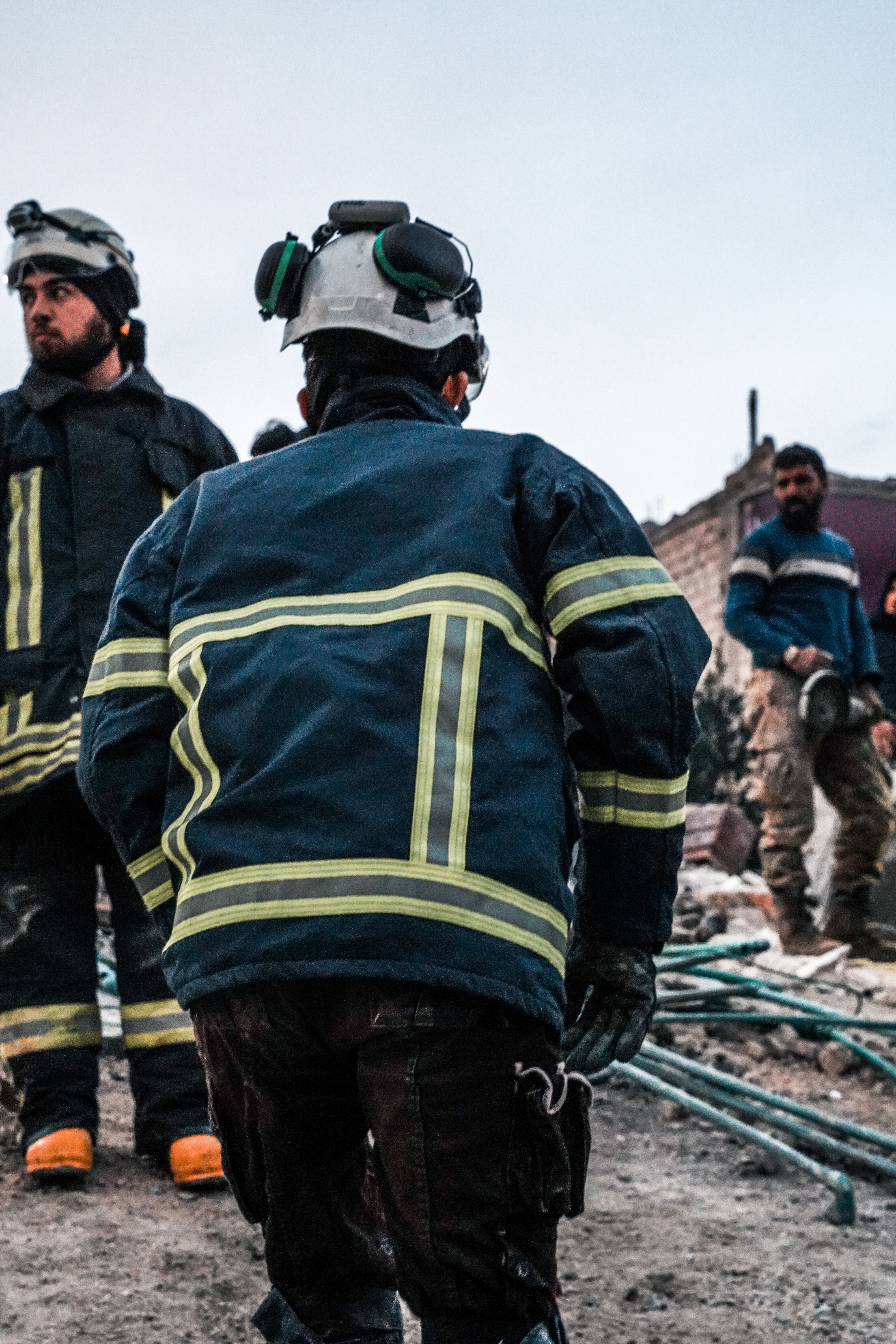 People in a City After an Earthquake · Free Stock Photo