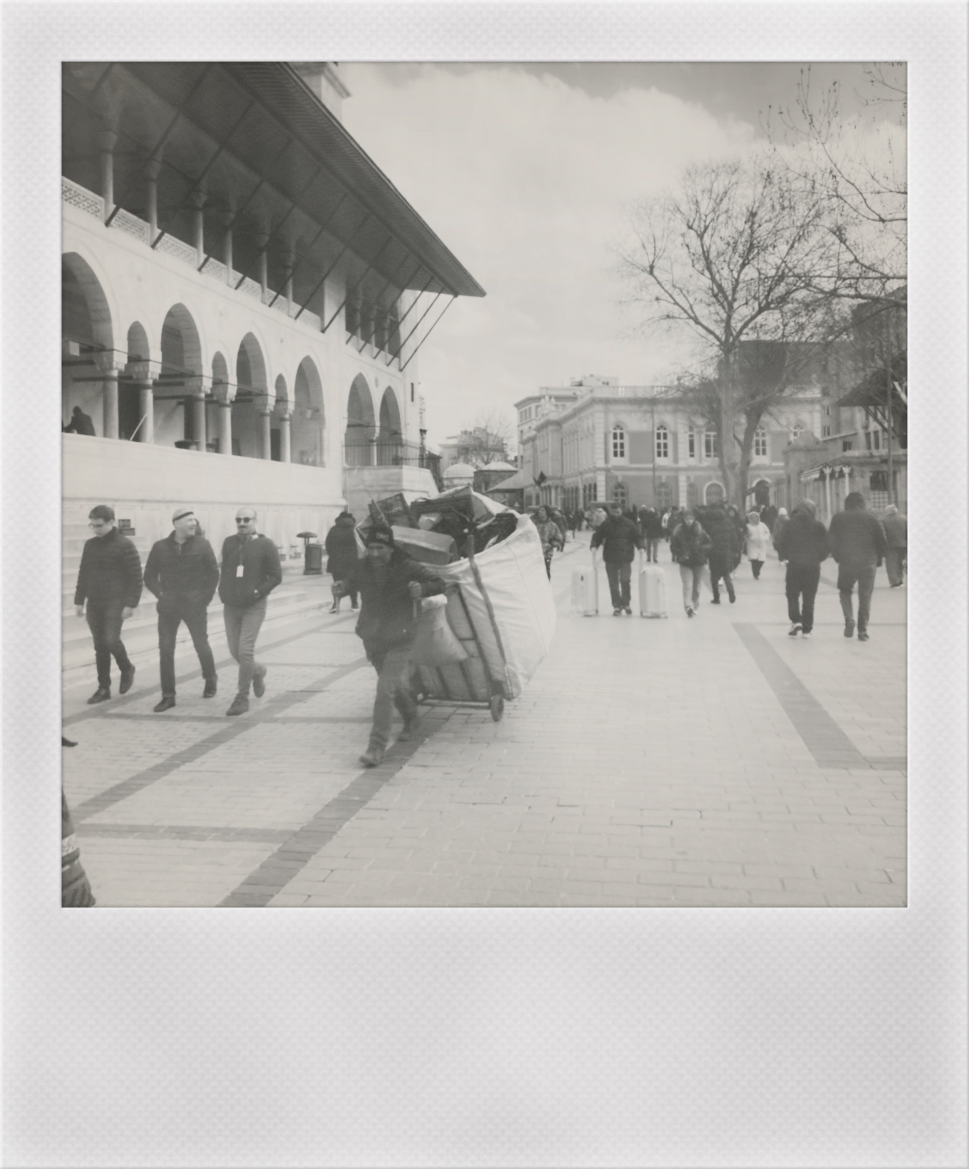 Crowded Sidewalk Photos, Download The BEST Free Crowded Sidewalk Stock ...