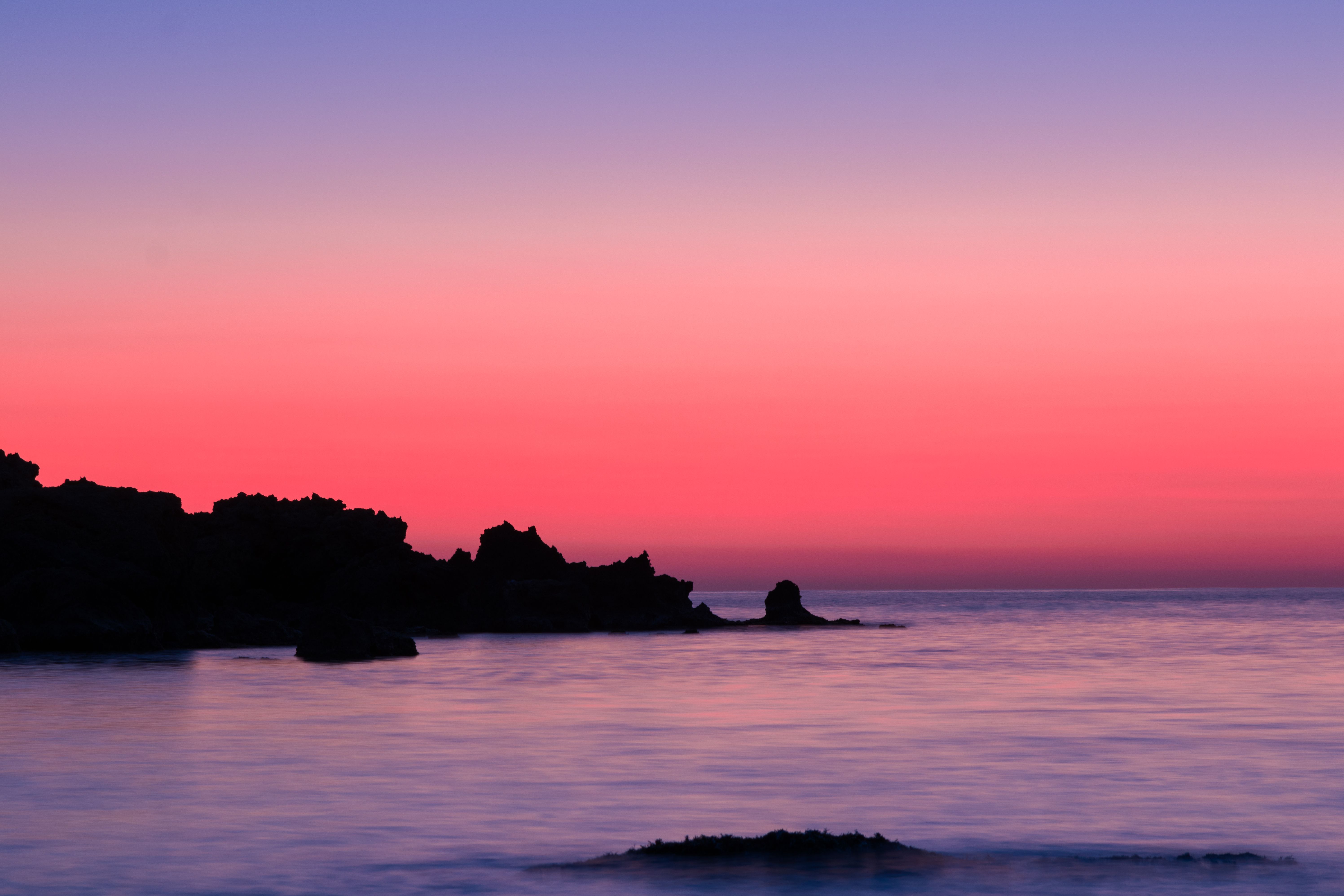 Red Sky over Sea Shore at Dusk · Free Stock Photo
