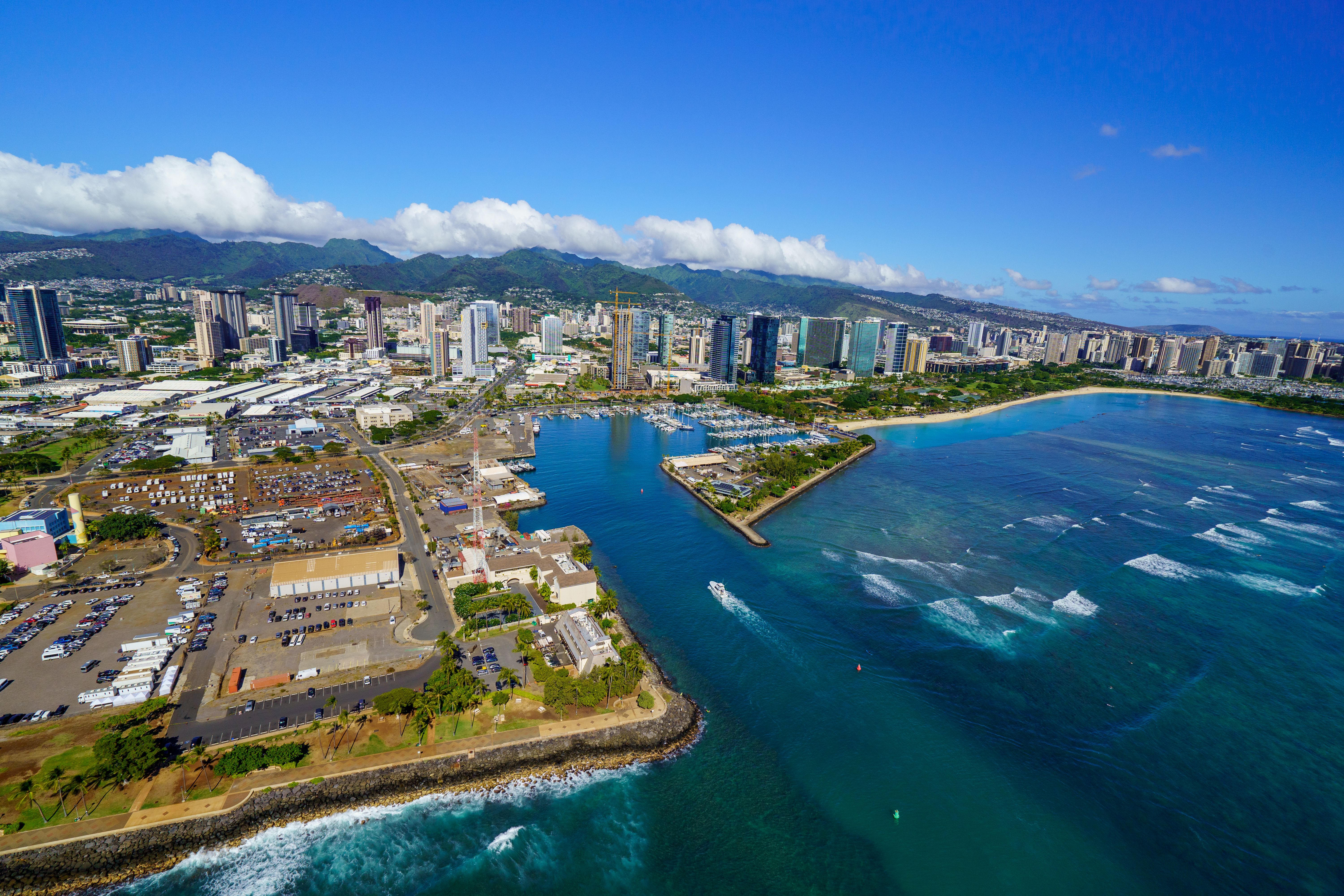 An aerial view of honolulu, hawaii · Free Stock Photo