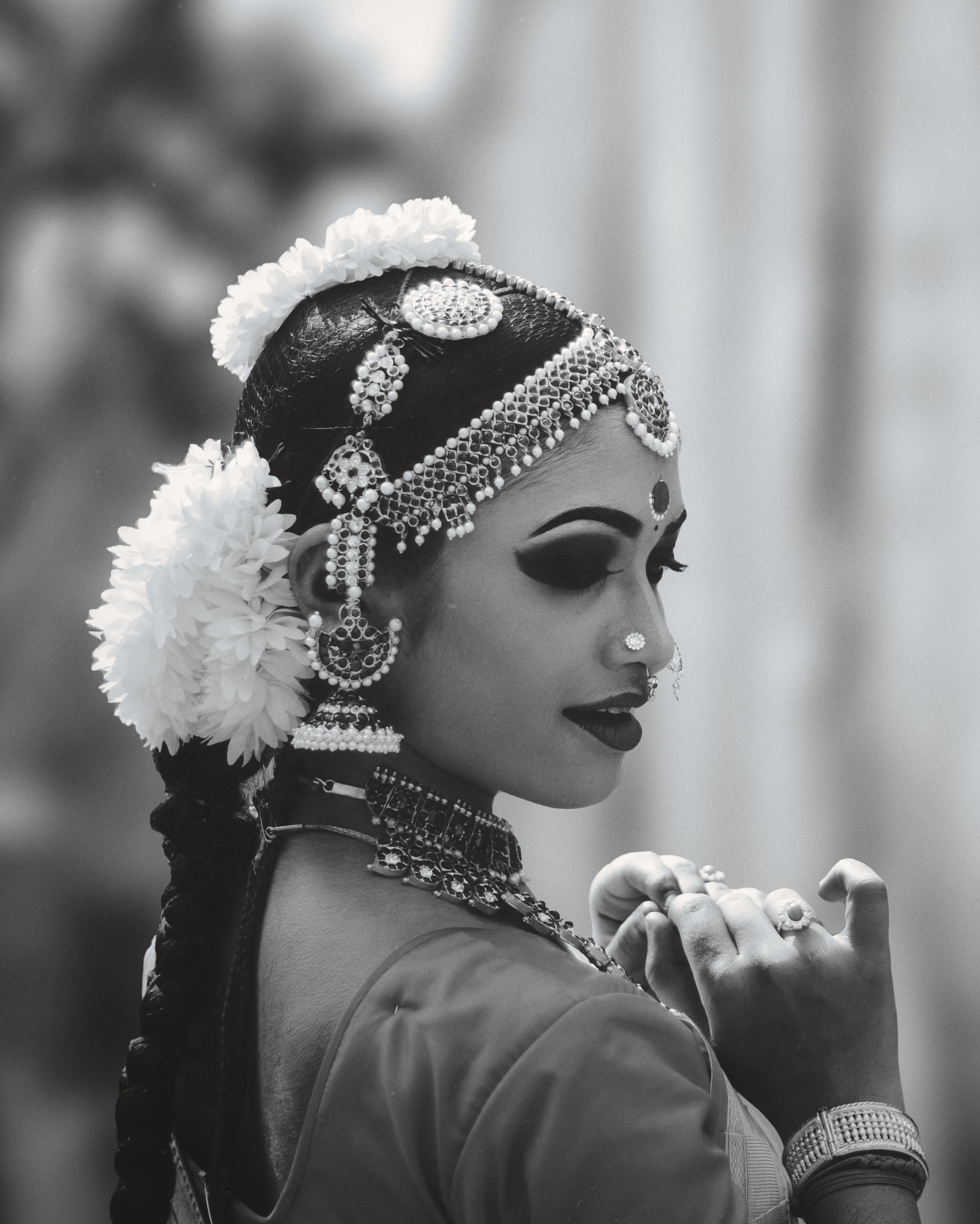 Woman Wearing Traditional Indian Headdress · Free Stock Photo