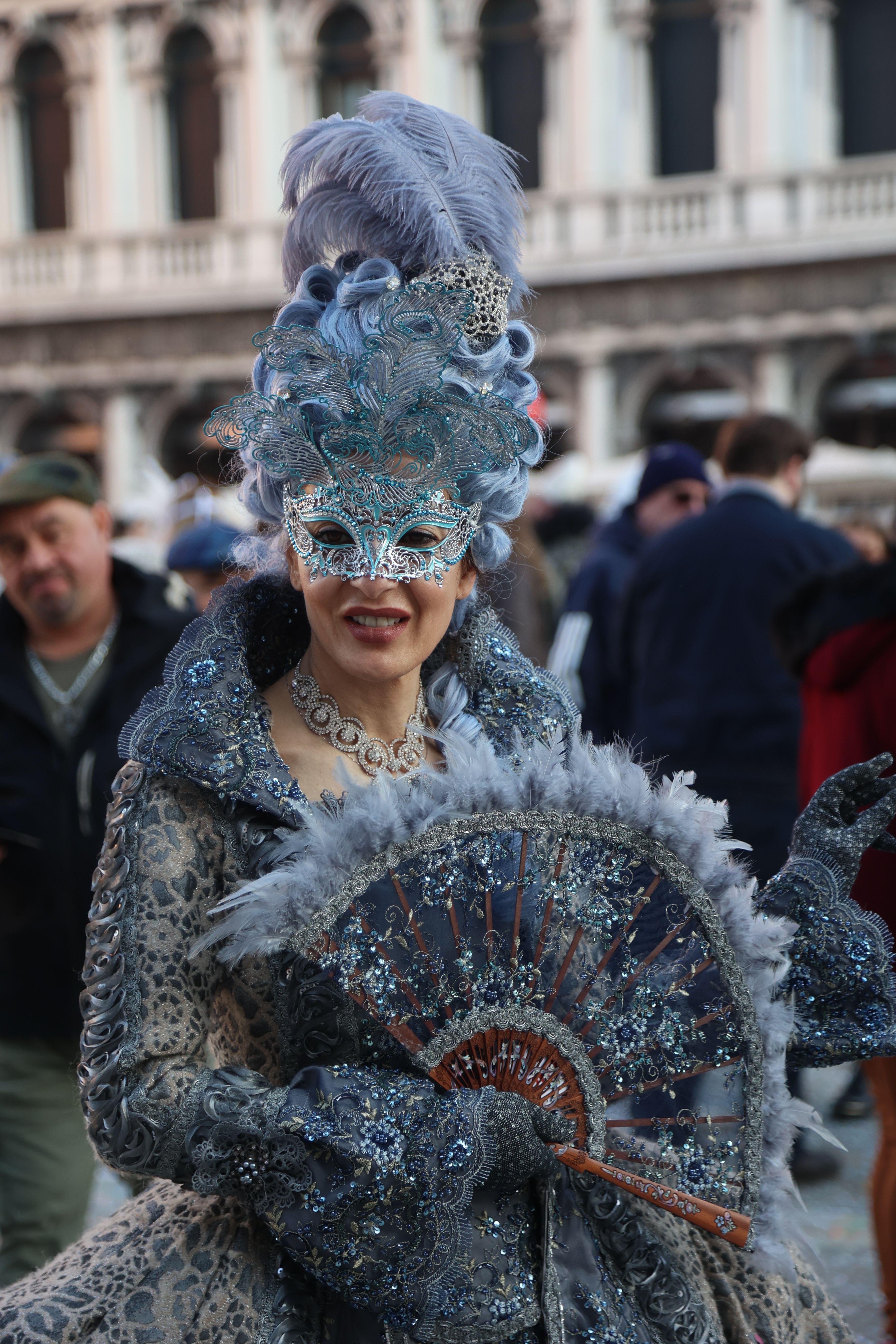 A woman in a fancy costume and mask · Free Stock Photo