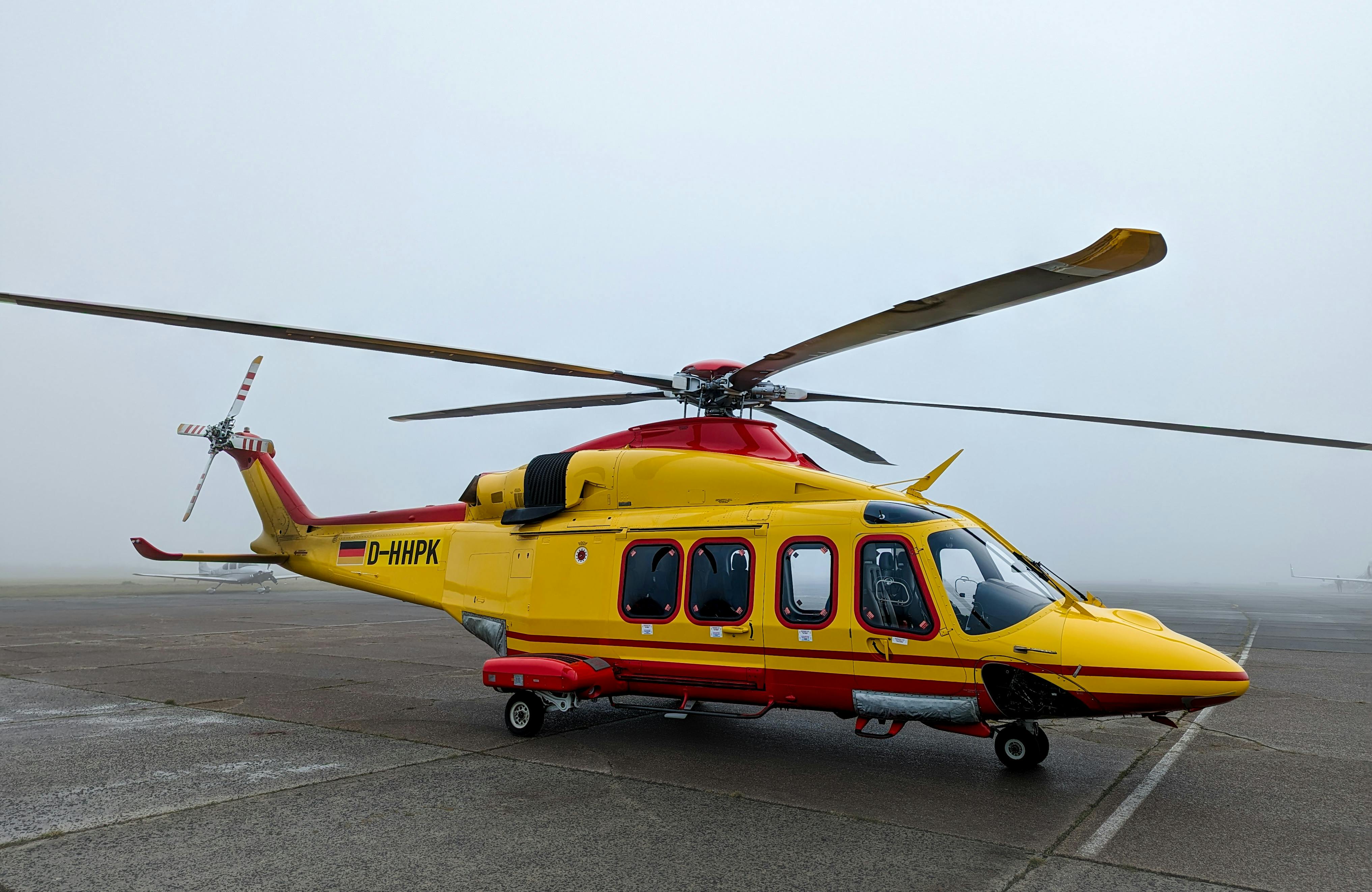 Fog over Helicopter · Free Stock Photo