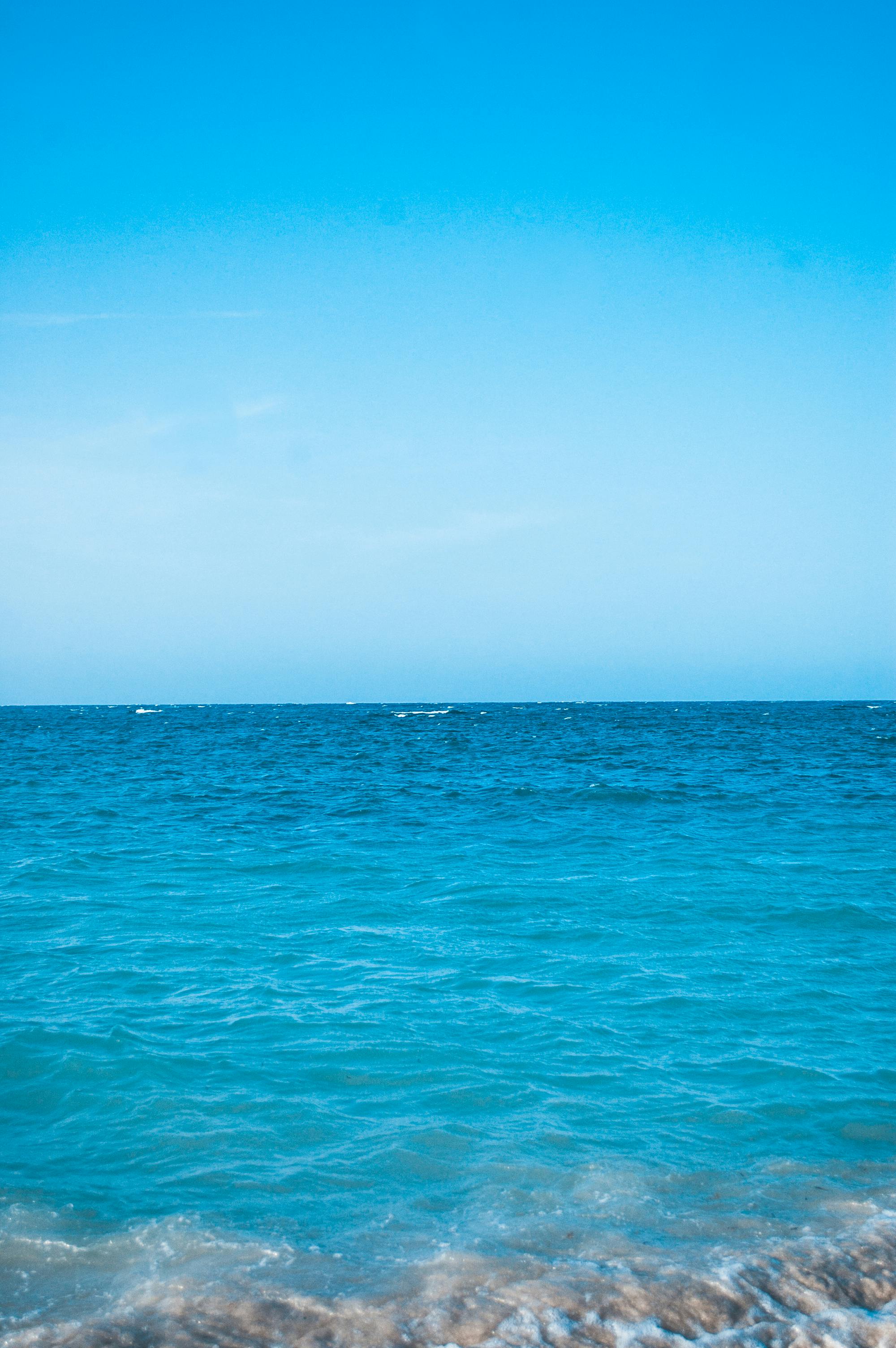 Foto profissional gratuita de céu azul, céu limpo, fundo da montanha ...
