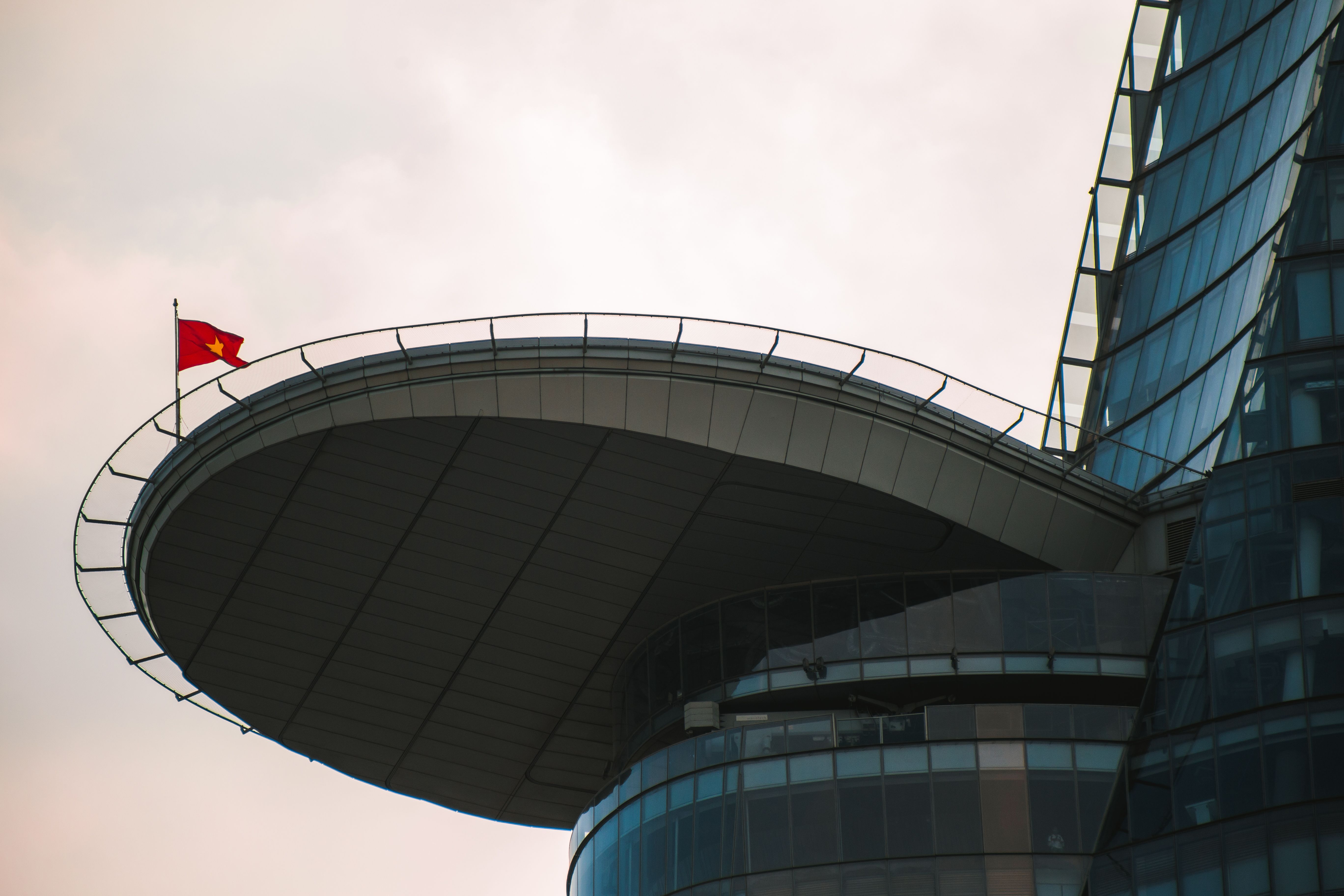 Skyscraper with Helipad · Free Stock Photo
