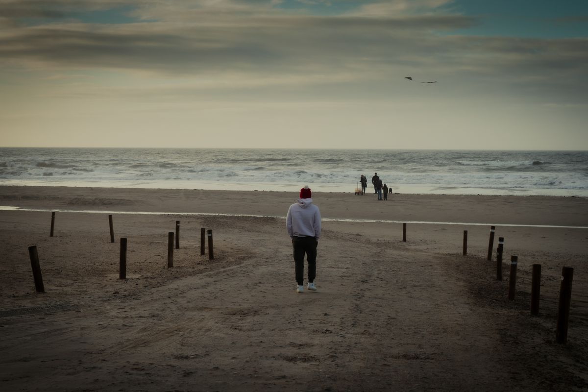 A Man In The Beach Photos, Download The BEST Free A Man In The Beach ...