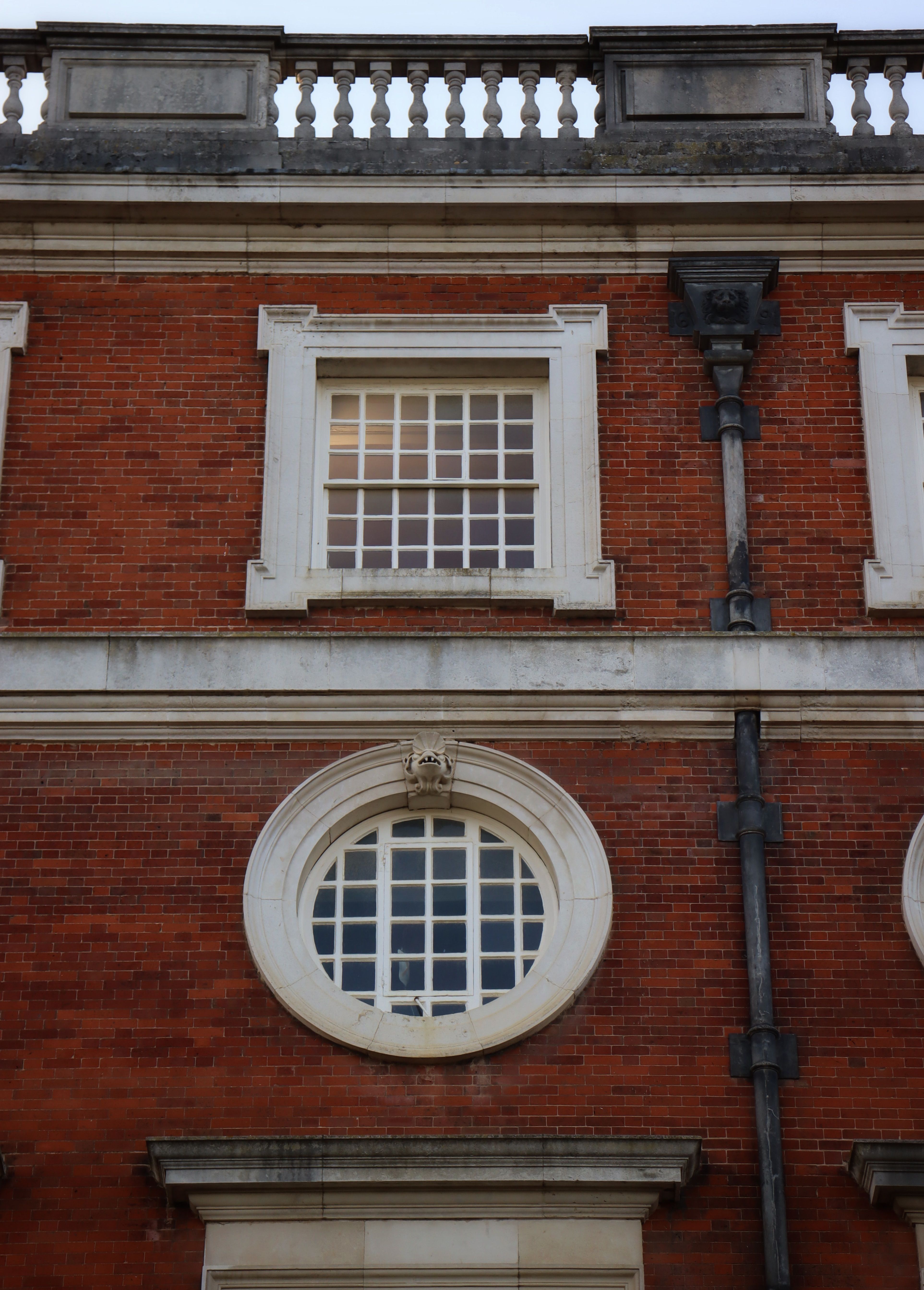 Close-up of Windows of Hampton Court Palace · Free Stock Photo