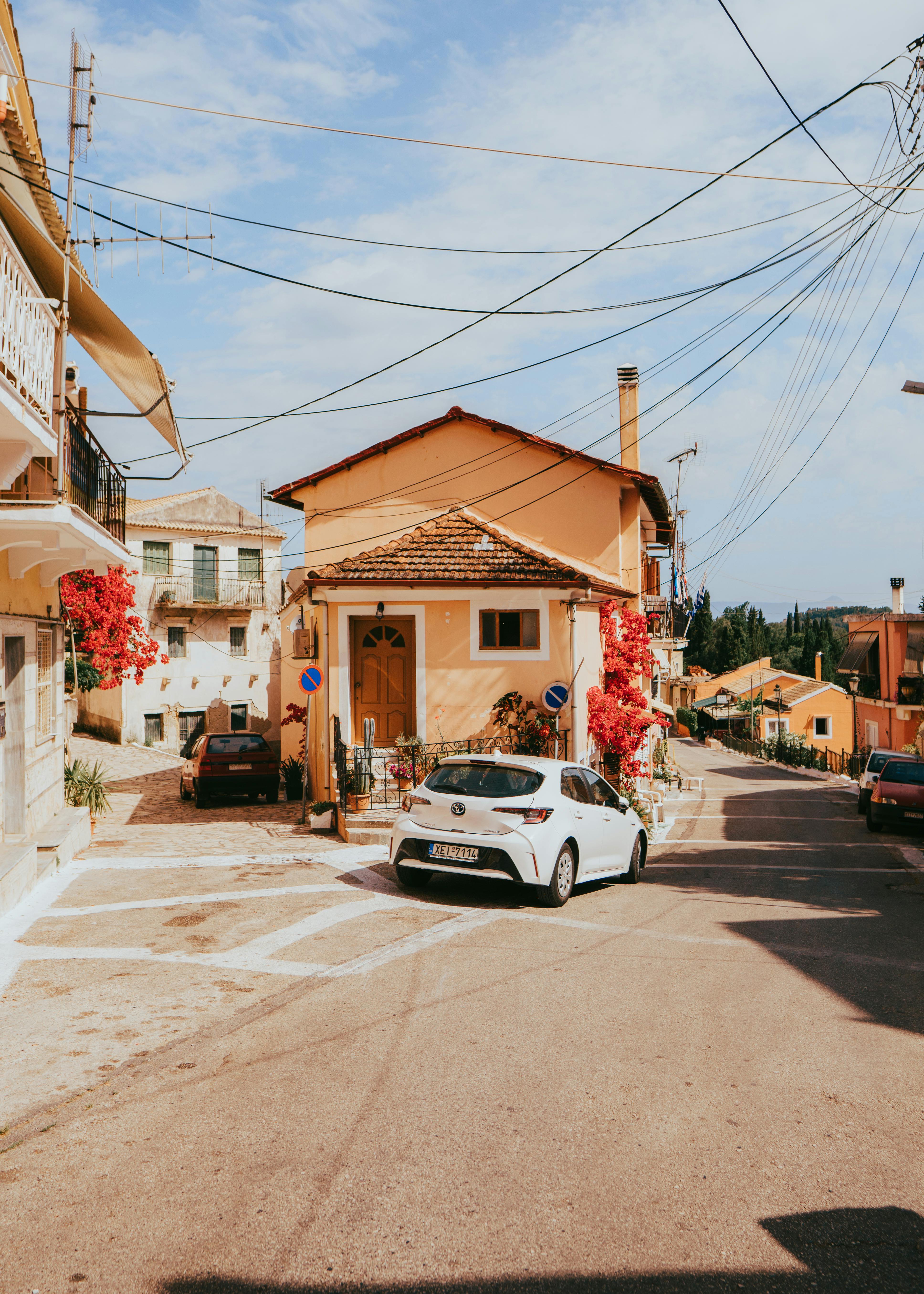 Street in Town · Free Stock Photo