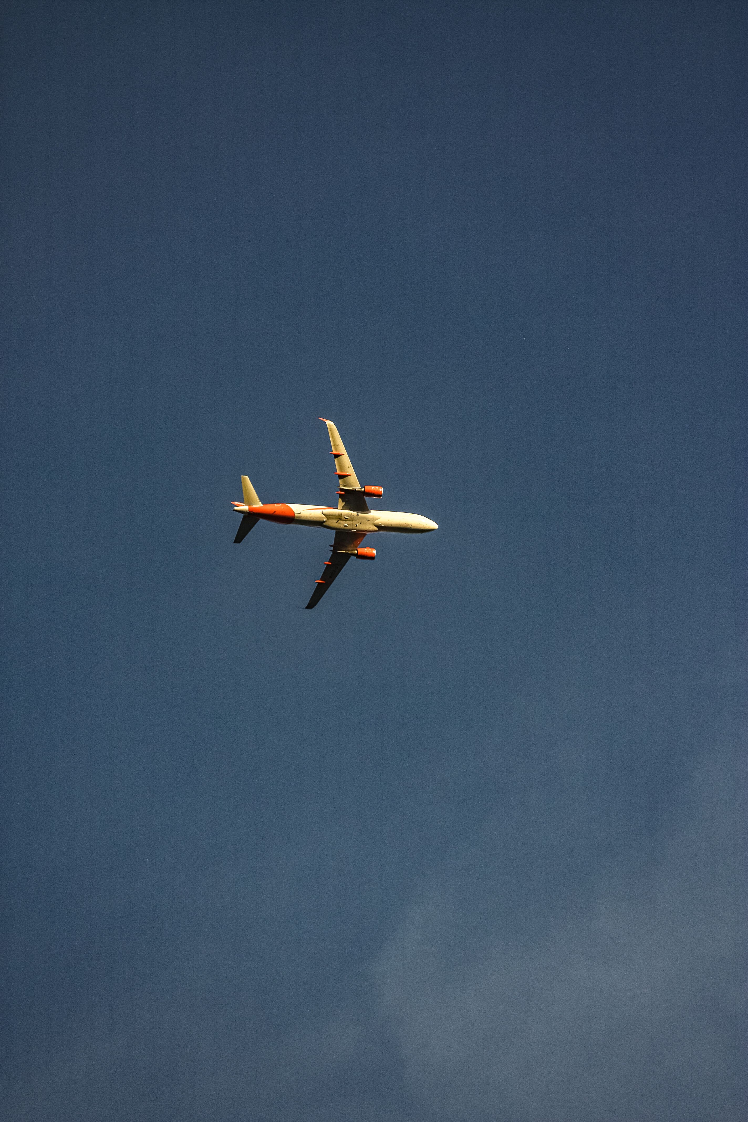 Jet in Blue Sky · Free Stock Photo