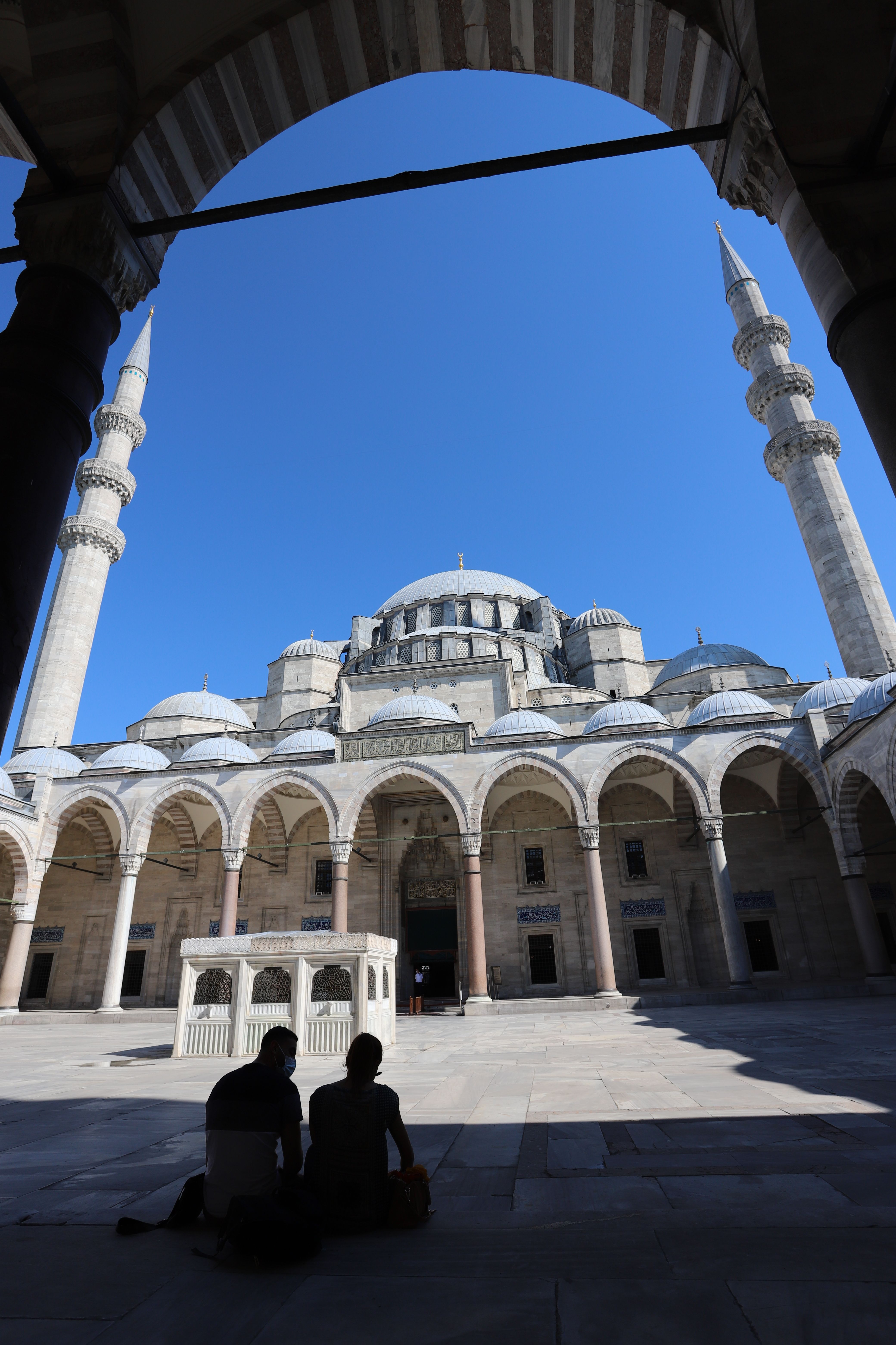 Mosque Courtyard in Istanbul, Turkey · Free Stock Photo