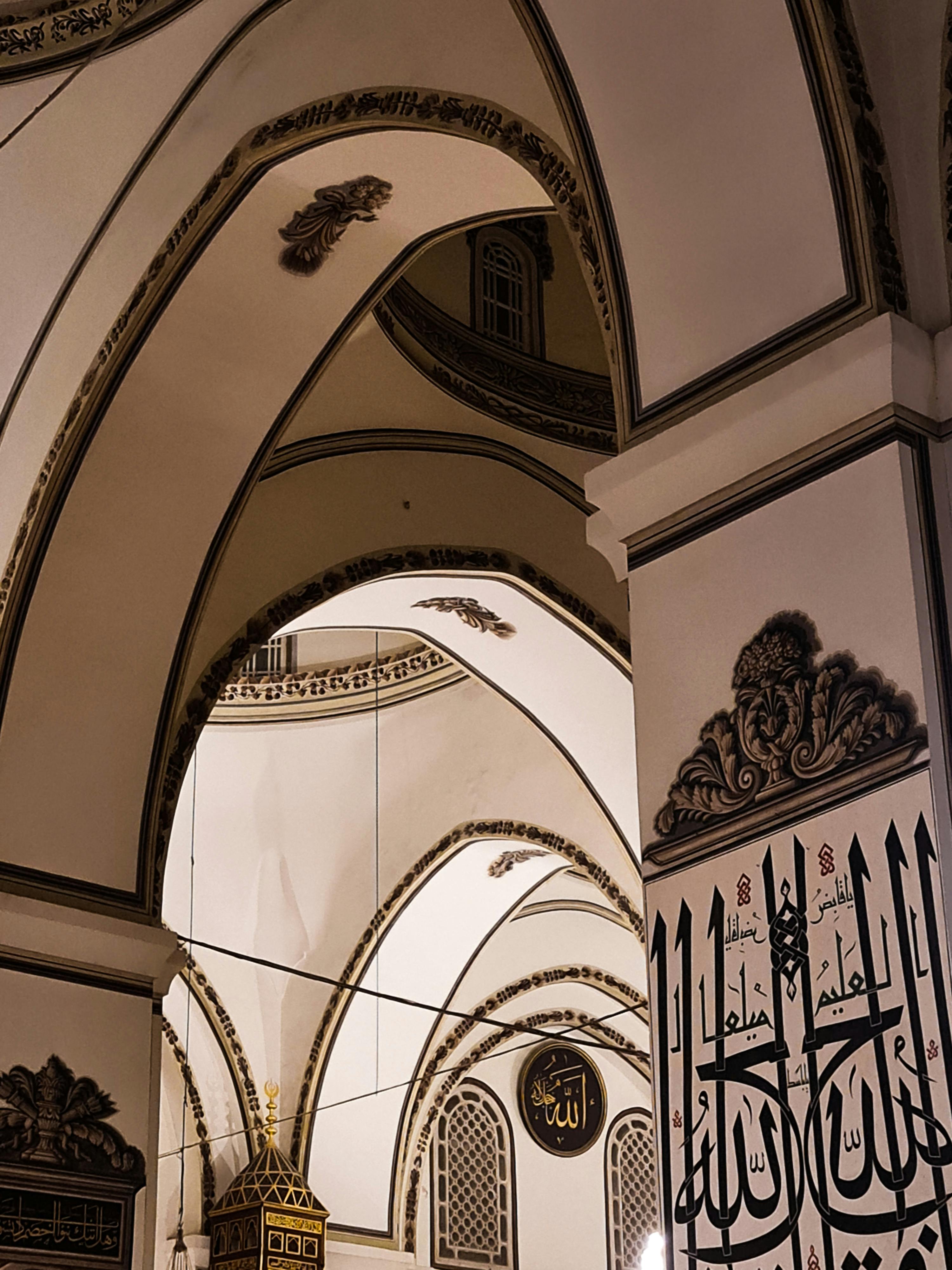 Man Running Towards Makki Grand Mosque · Free Stock Photo