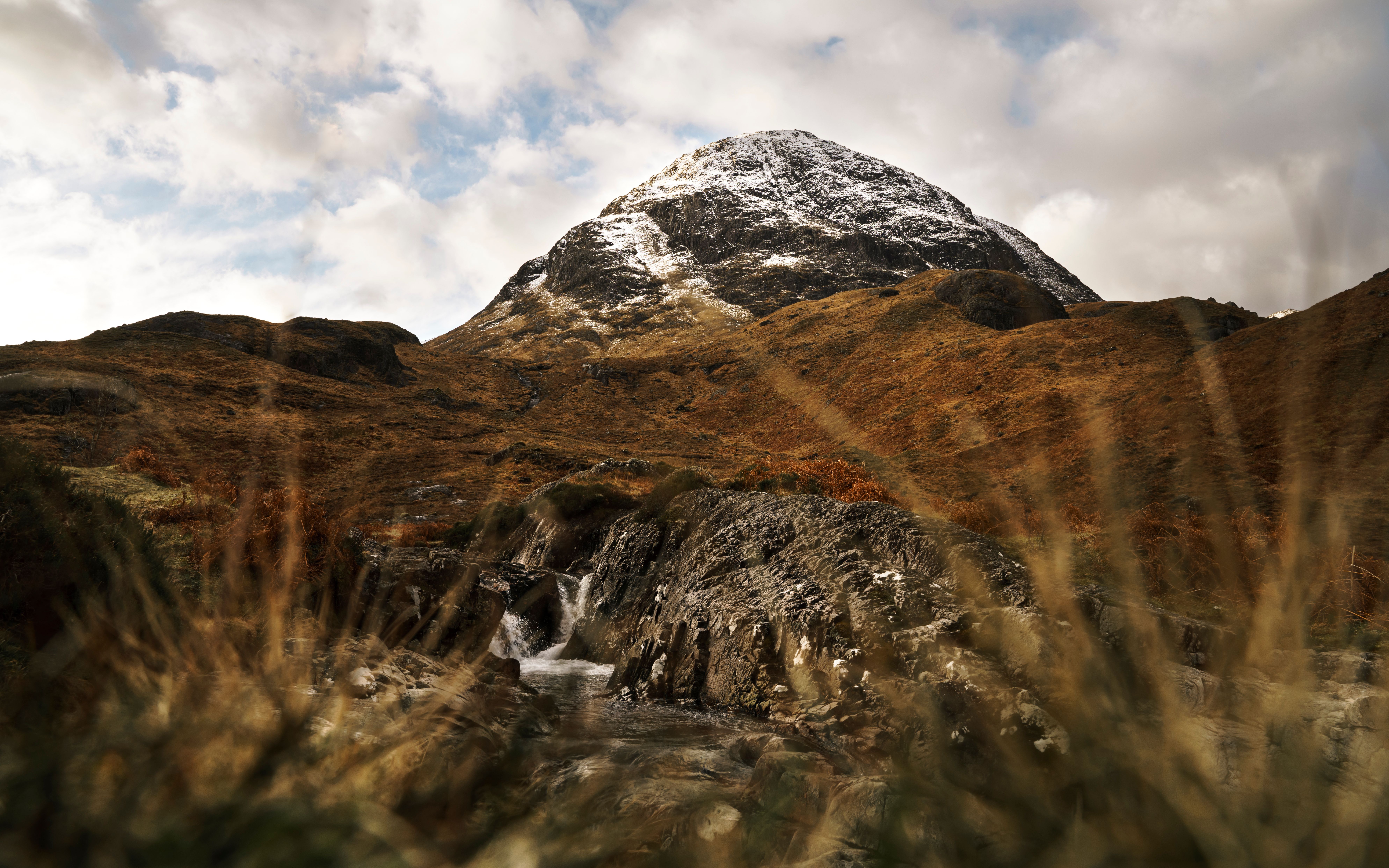 Picturesque Photo of a Mountain Peak · Free Stock Photo