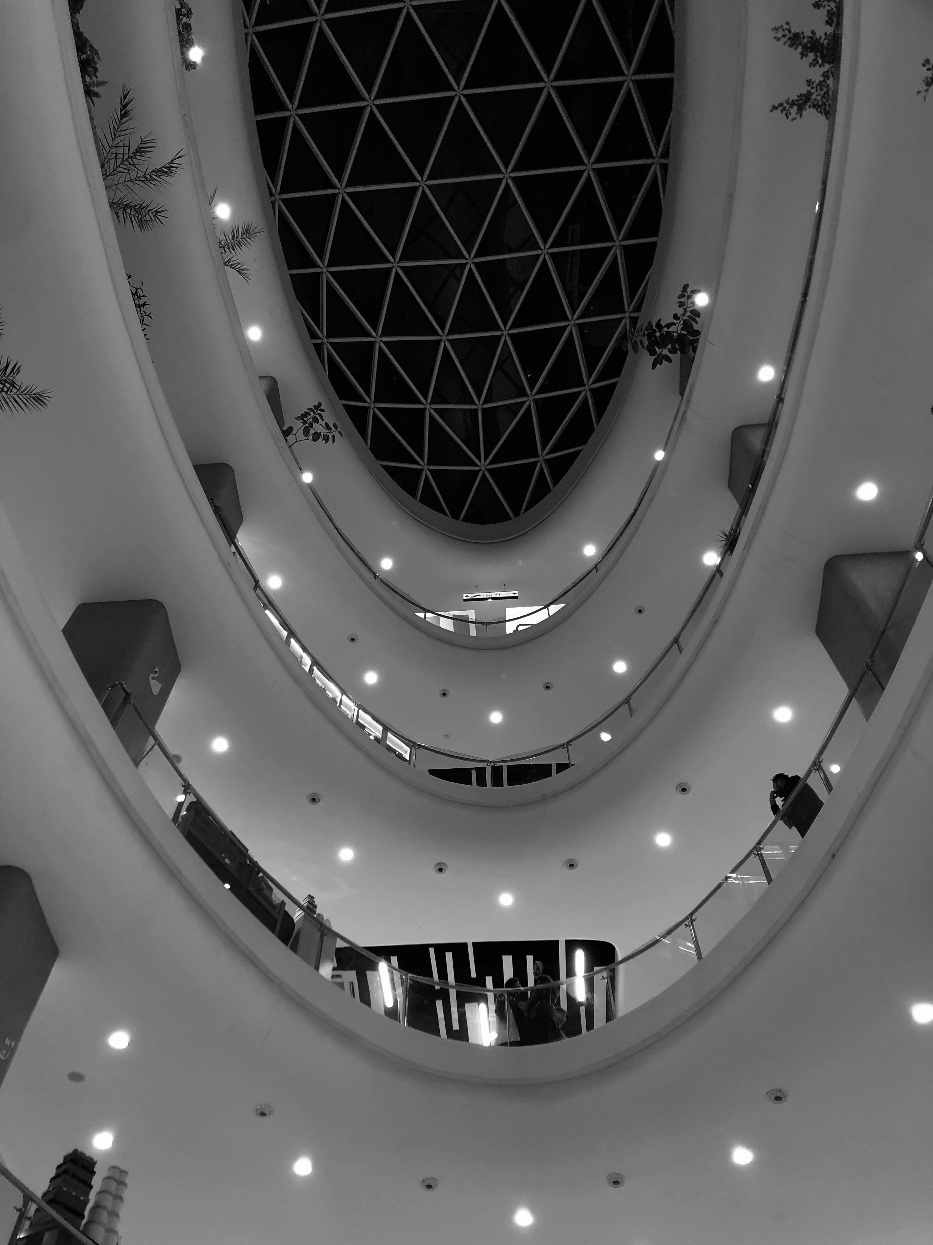 Low Angle View of Building · Free Stock Photo