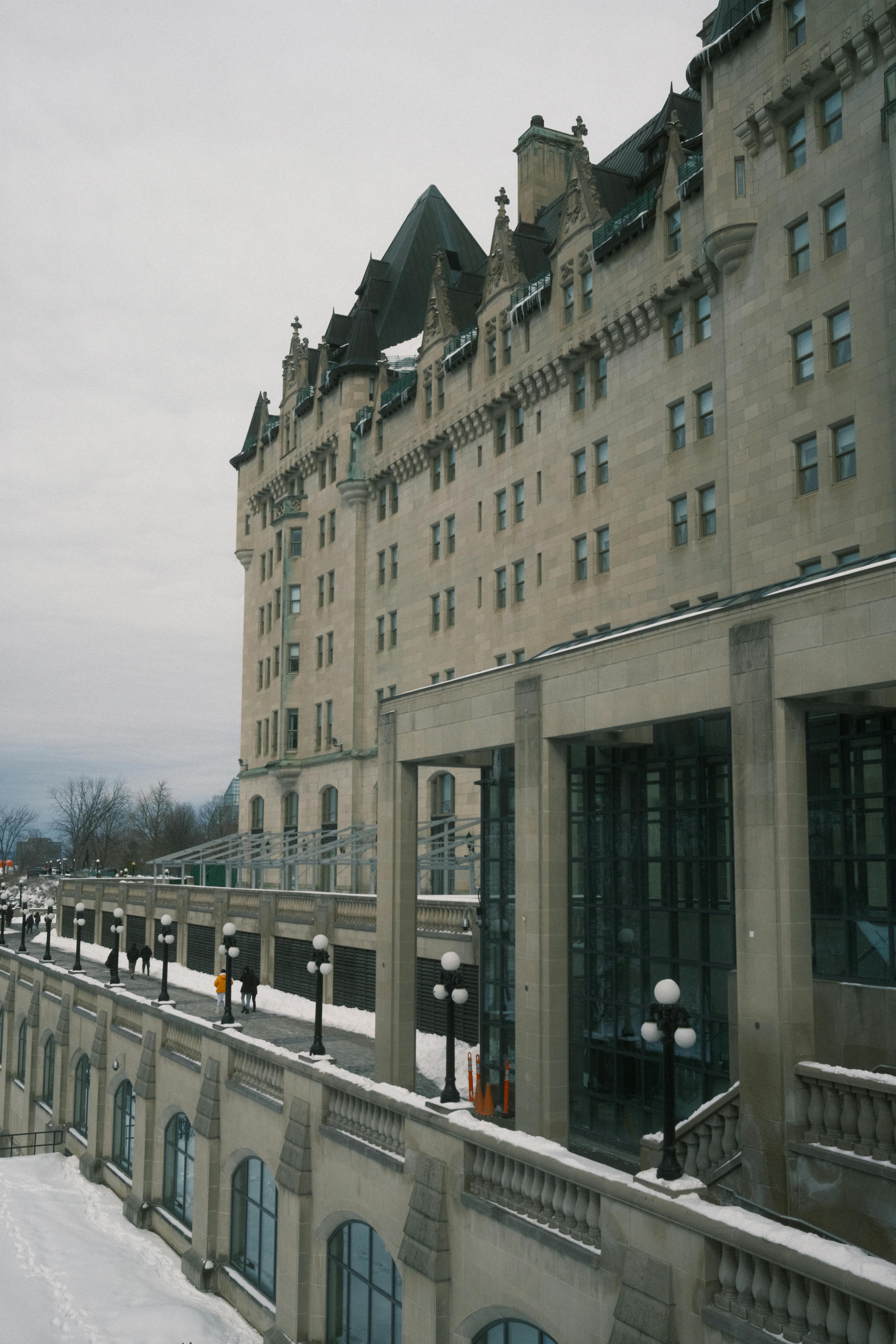 Overcast over Castle · Free Stock Photo