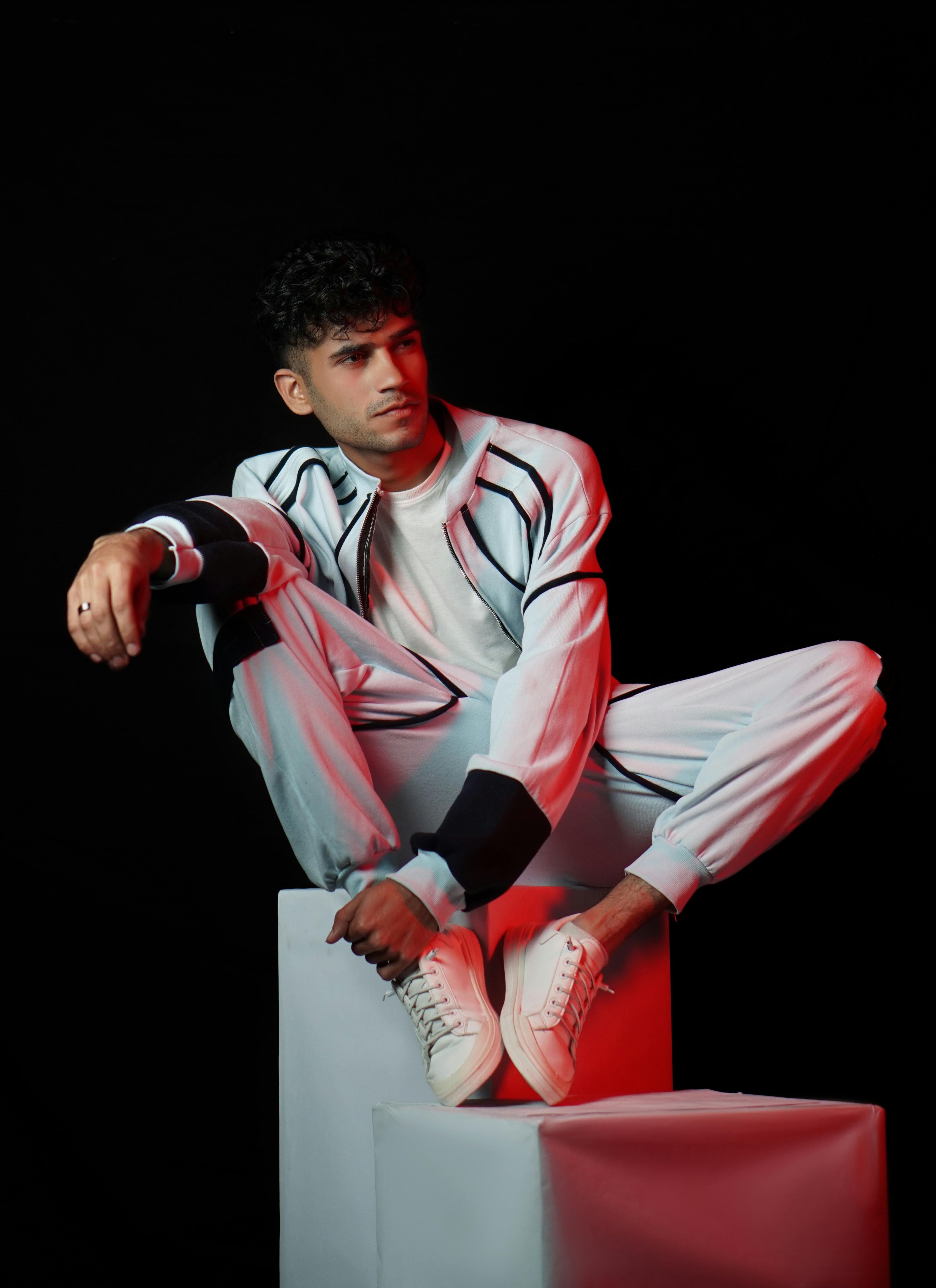 Man Wearing a Tracksuit · Free Stock Photo
