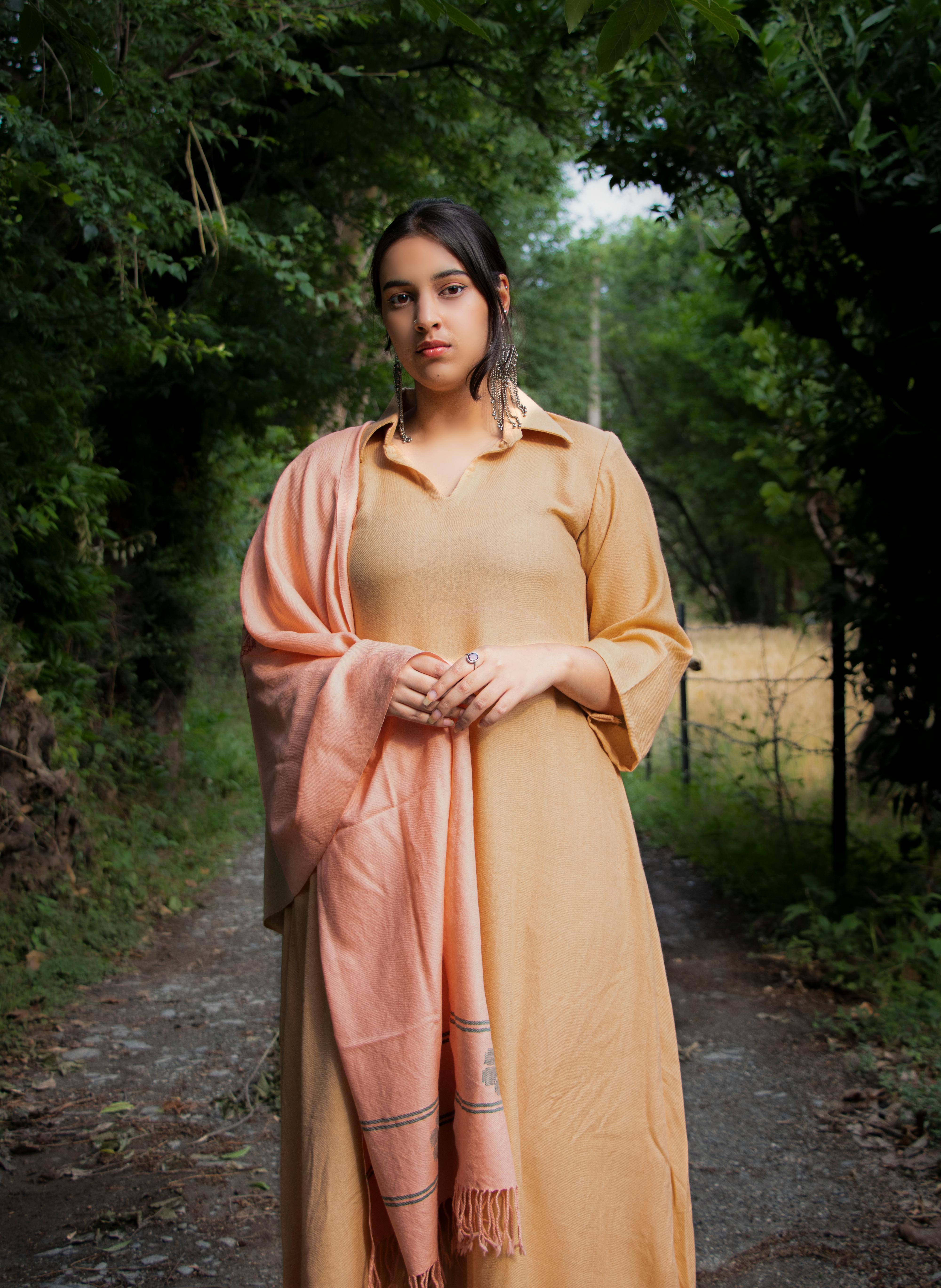 Desi Photos, Download The BEST Free Desi Stock Photos & HD Images