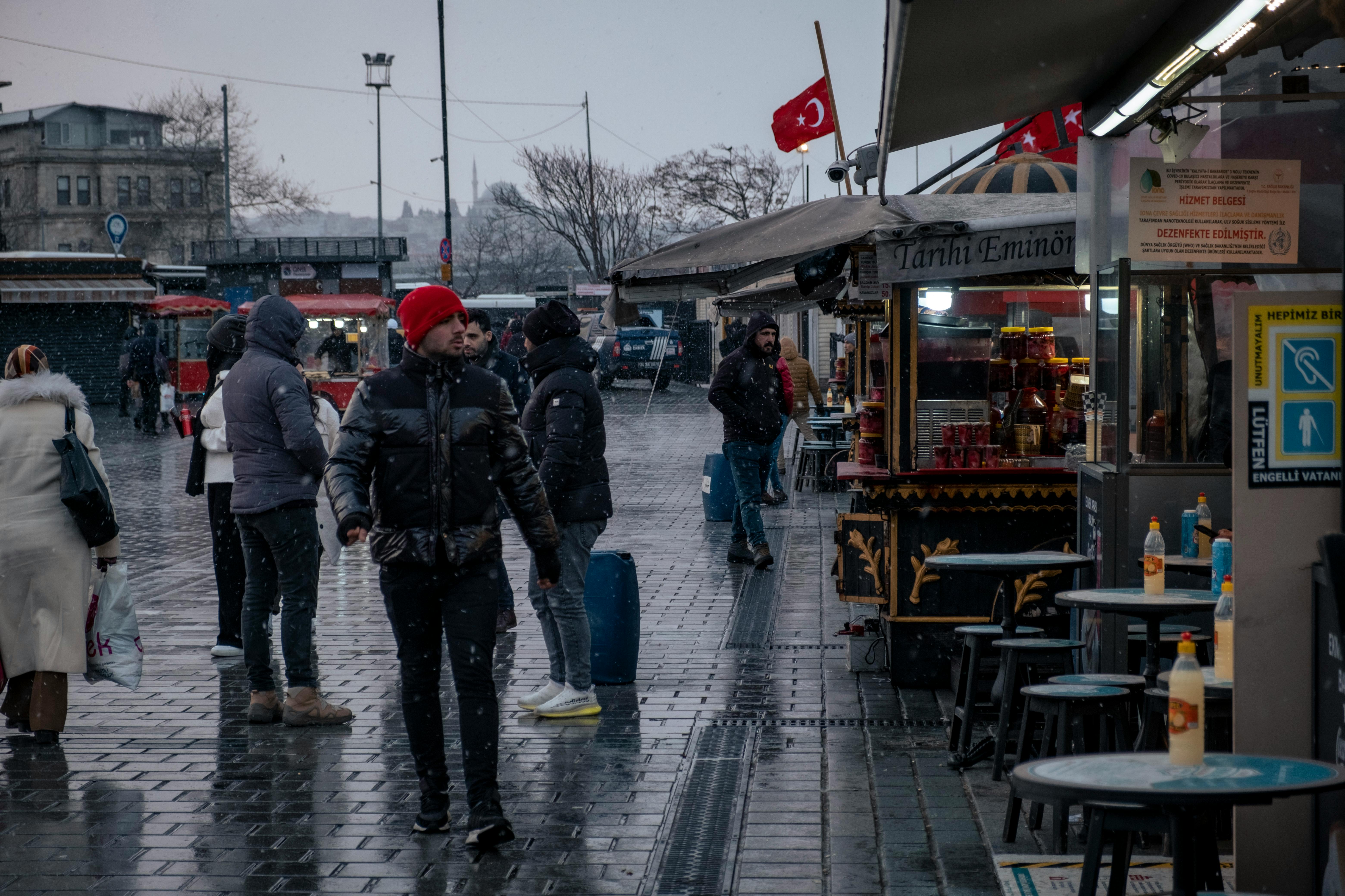 People in Istanbul in Rain · Free Stock Photo