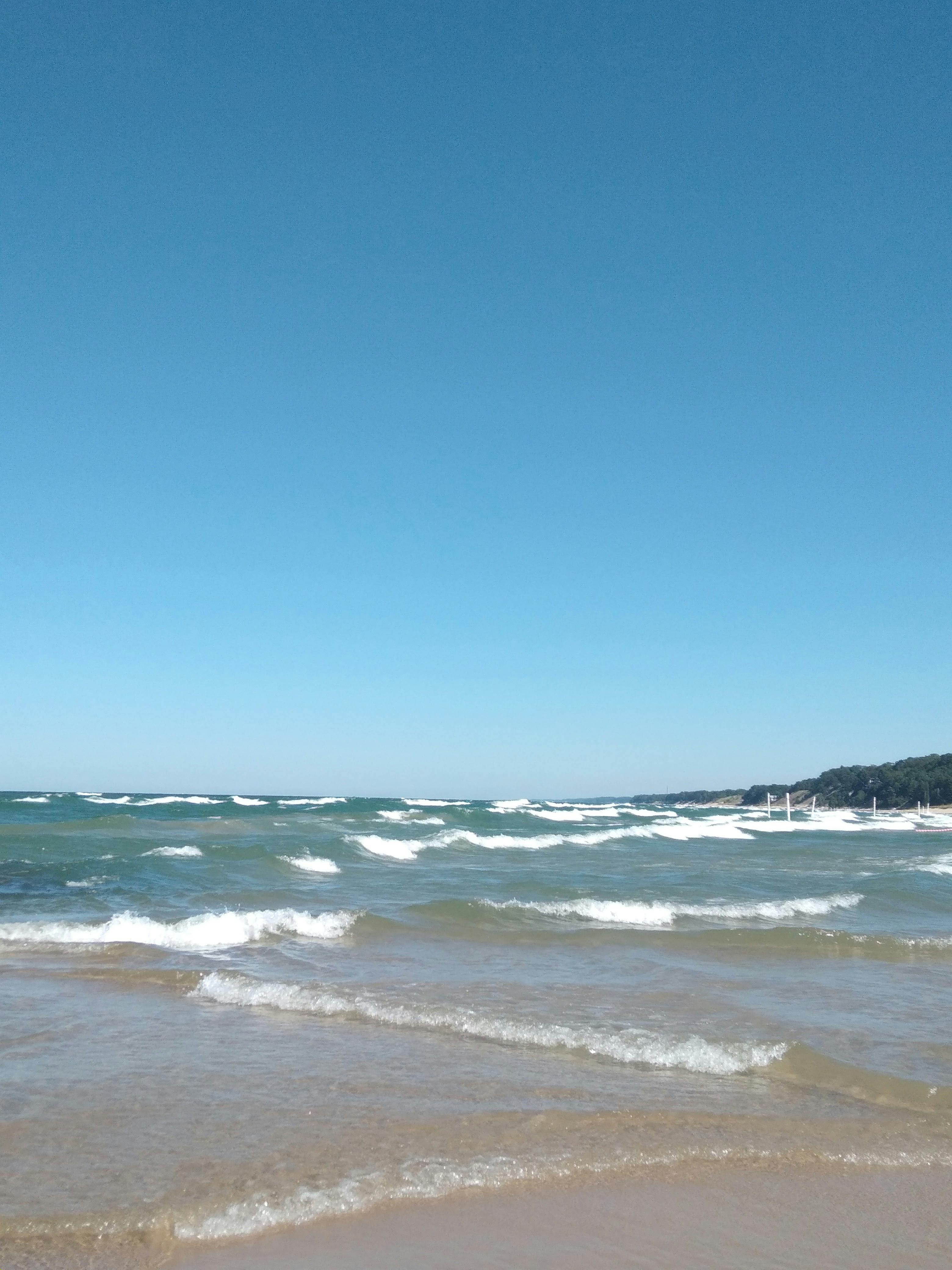 White Building on Sea Shore · Free Stock Photo