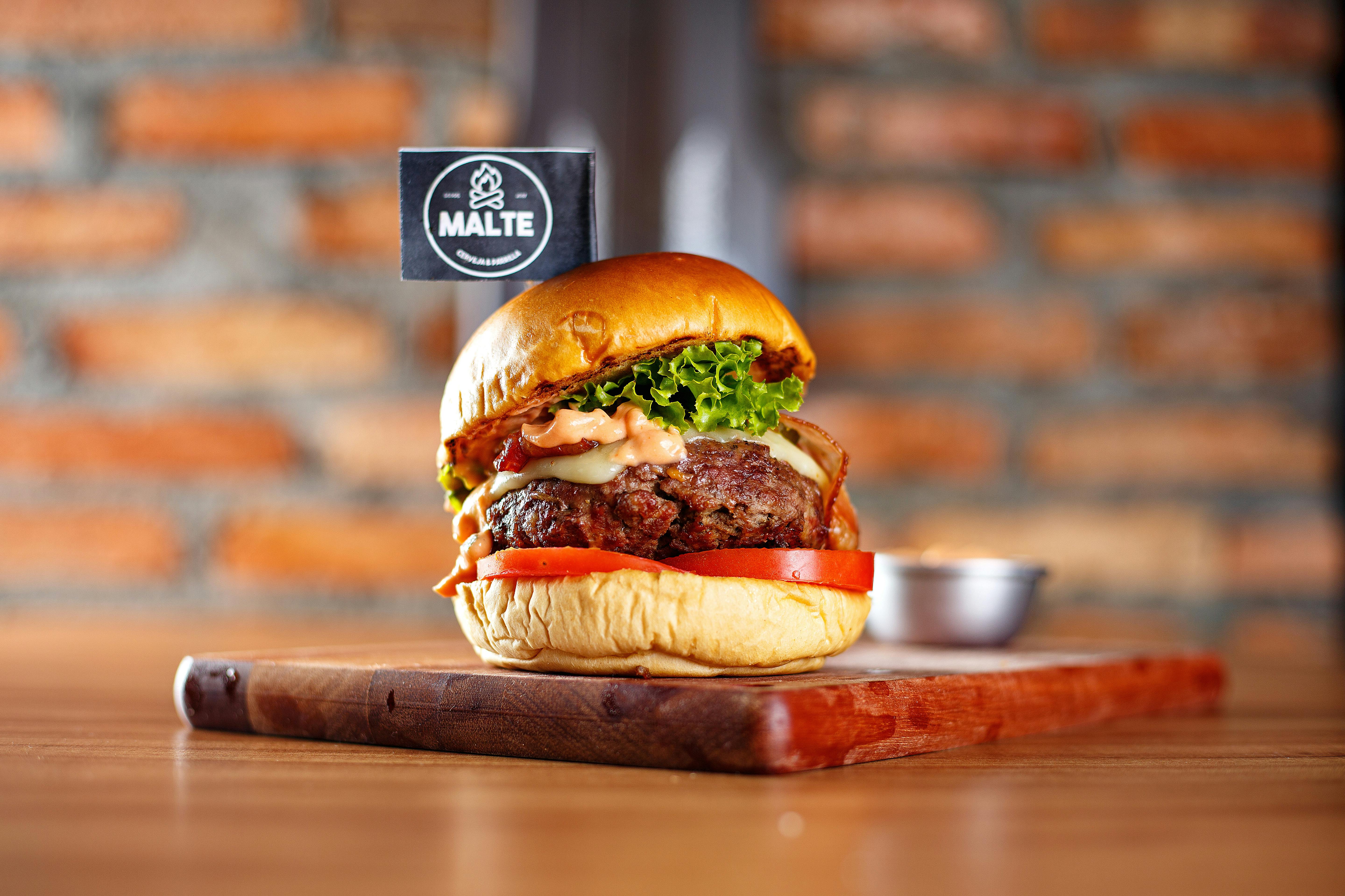 Close up of Cheeseburger · Free Stock Photo