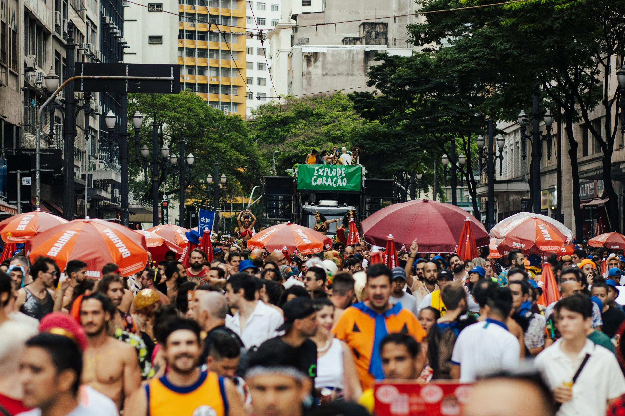 Crowd on Parade in City · Free Stock Photo