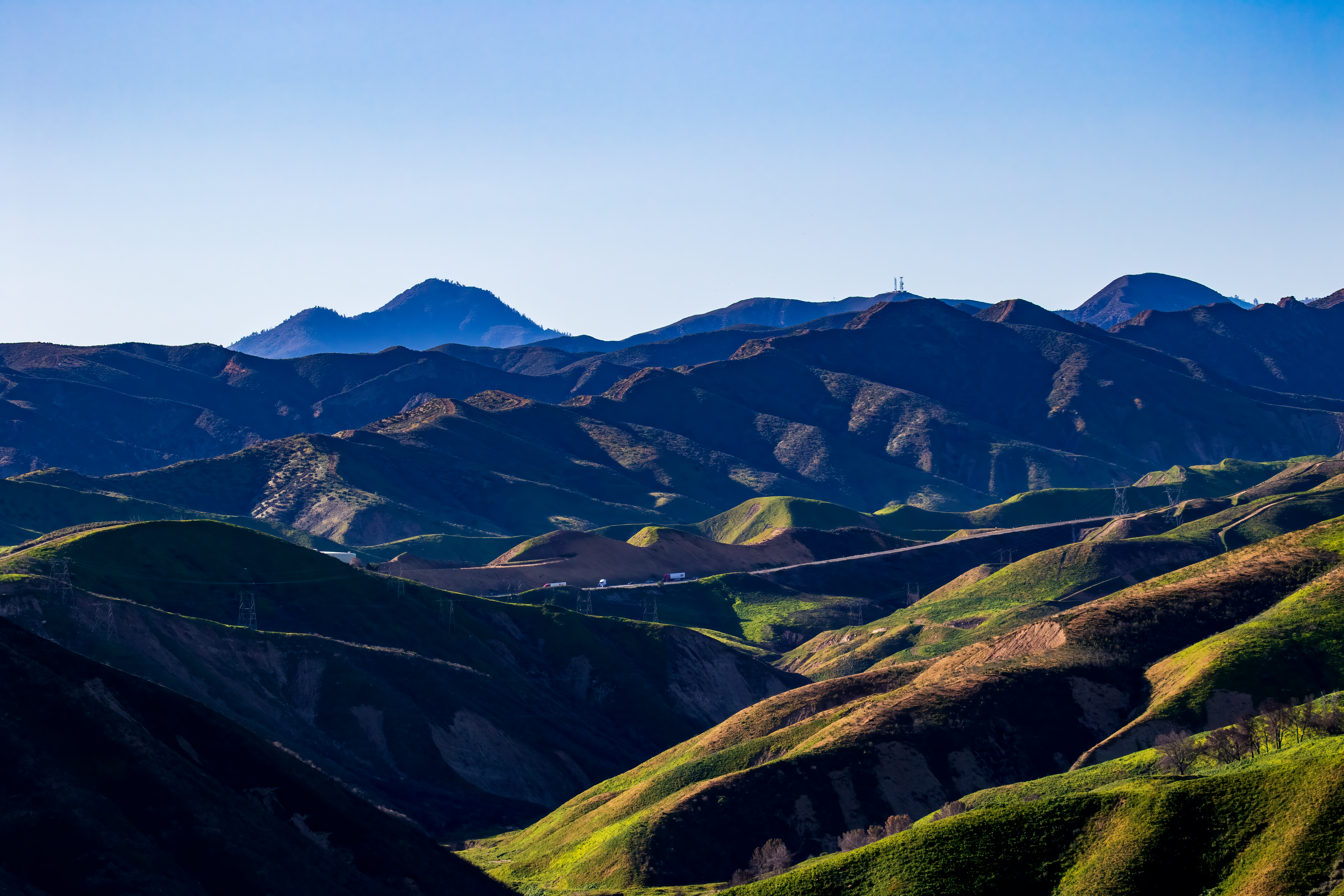 Clear sky over Hills · Free Stock Photo