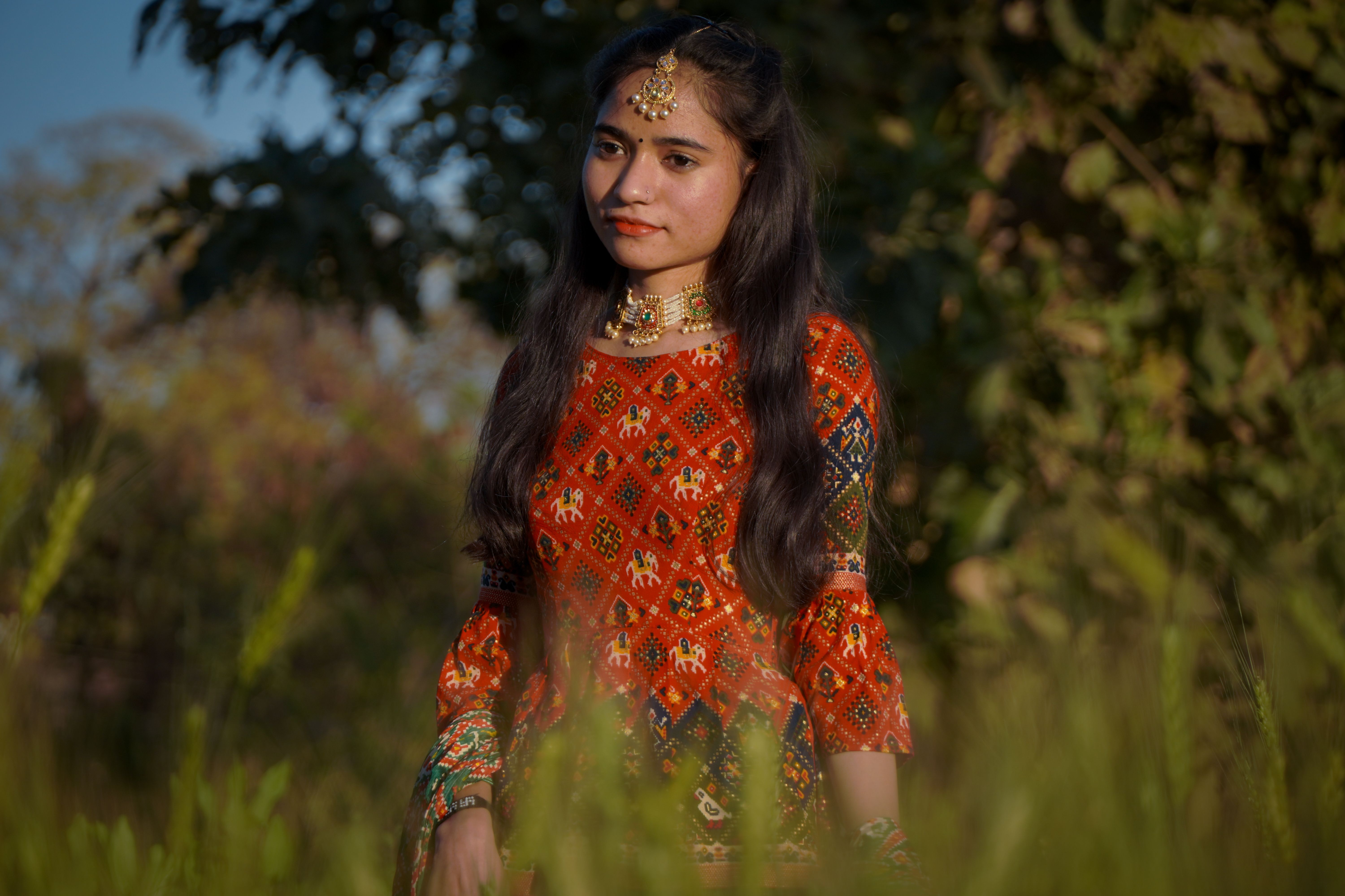 Indian Girl Standing Photos, Download The BEST Free Indian Girl ...