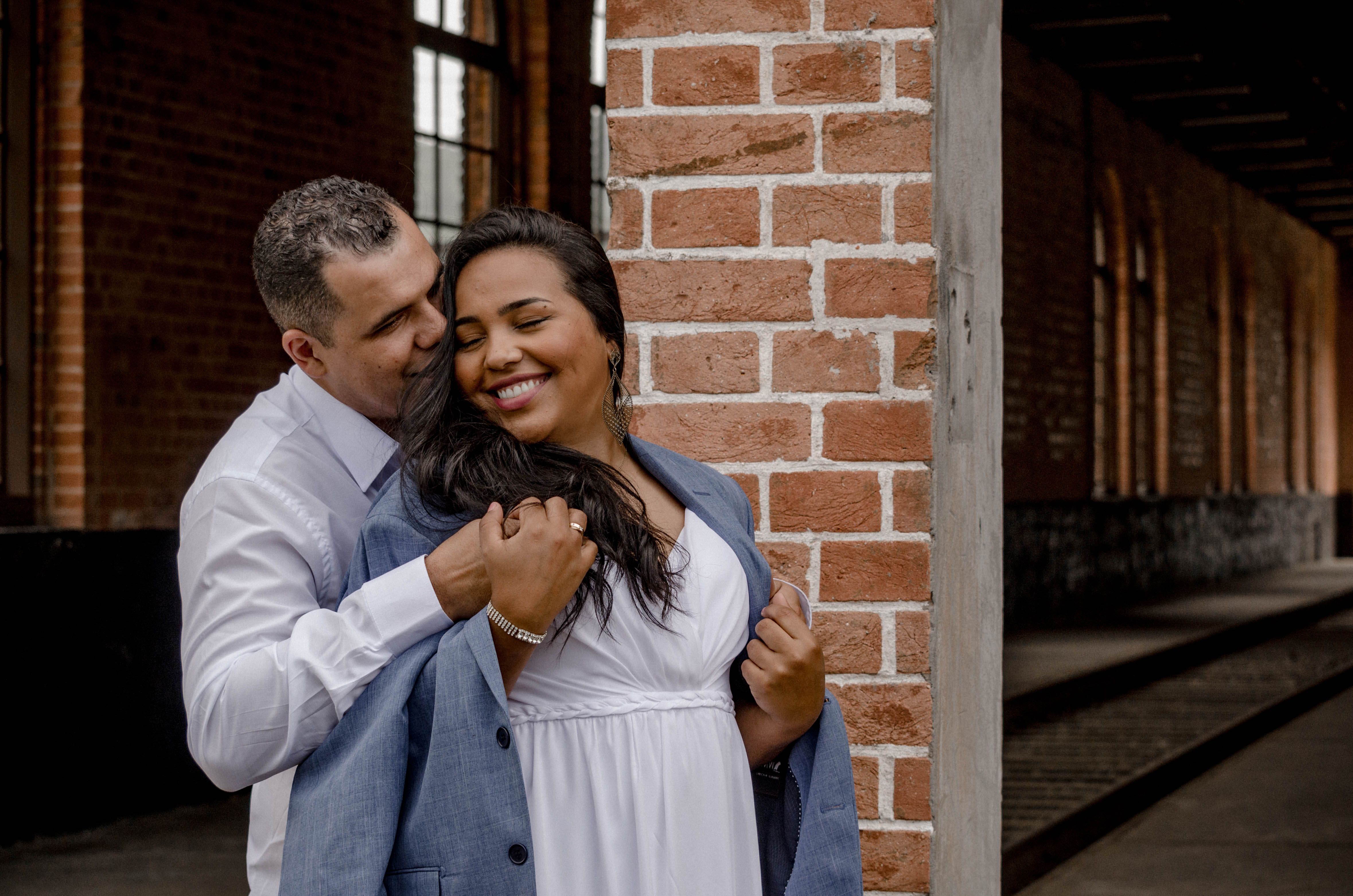 Happy Romantic Couple · Free Stock Photo