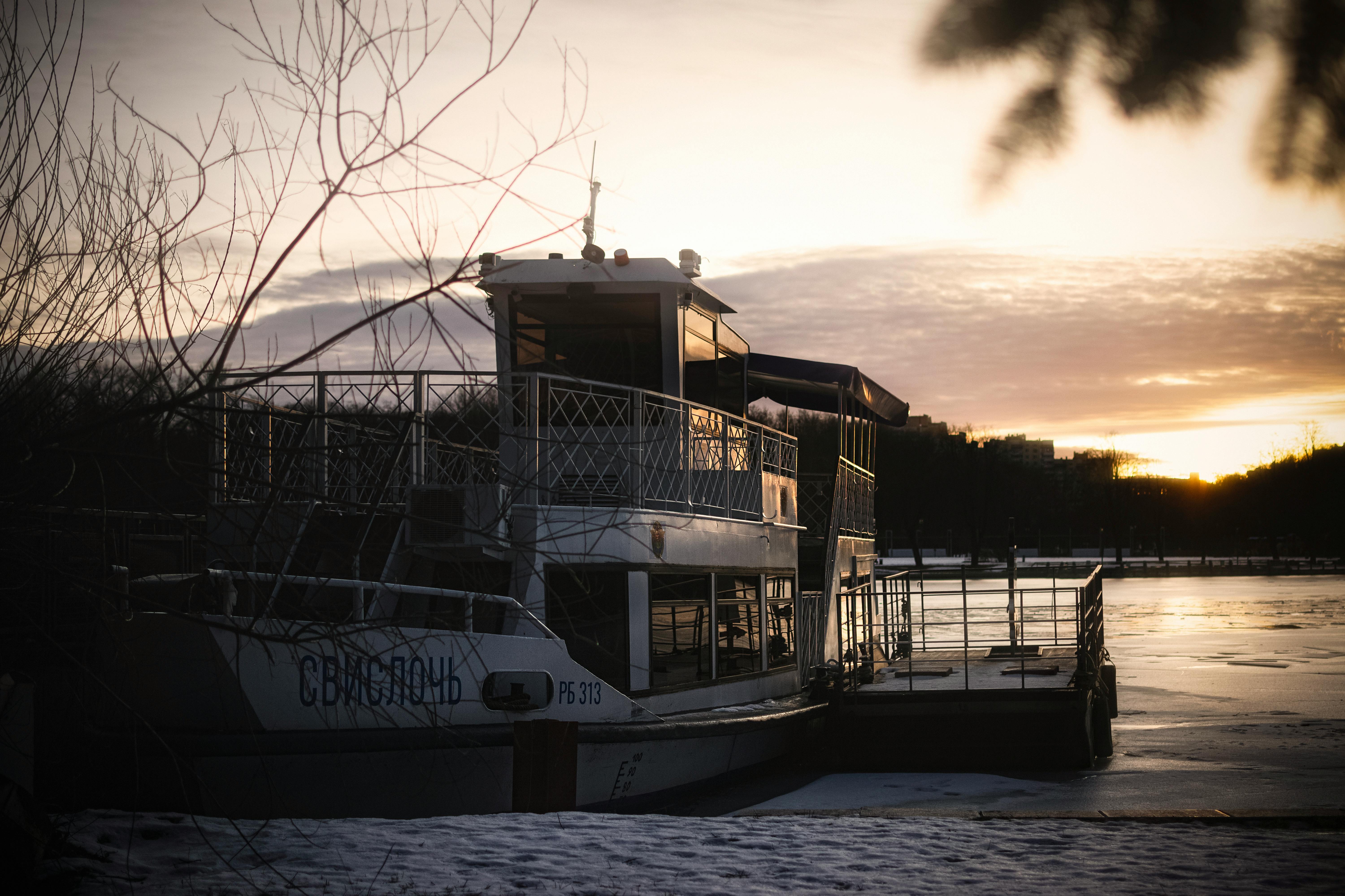 Lanscaper Photos, Download The BEST Free Lanscaper Stock Photos & HD Images