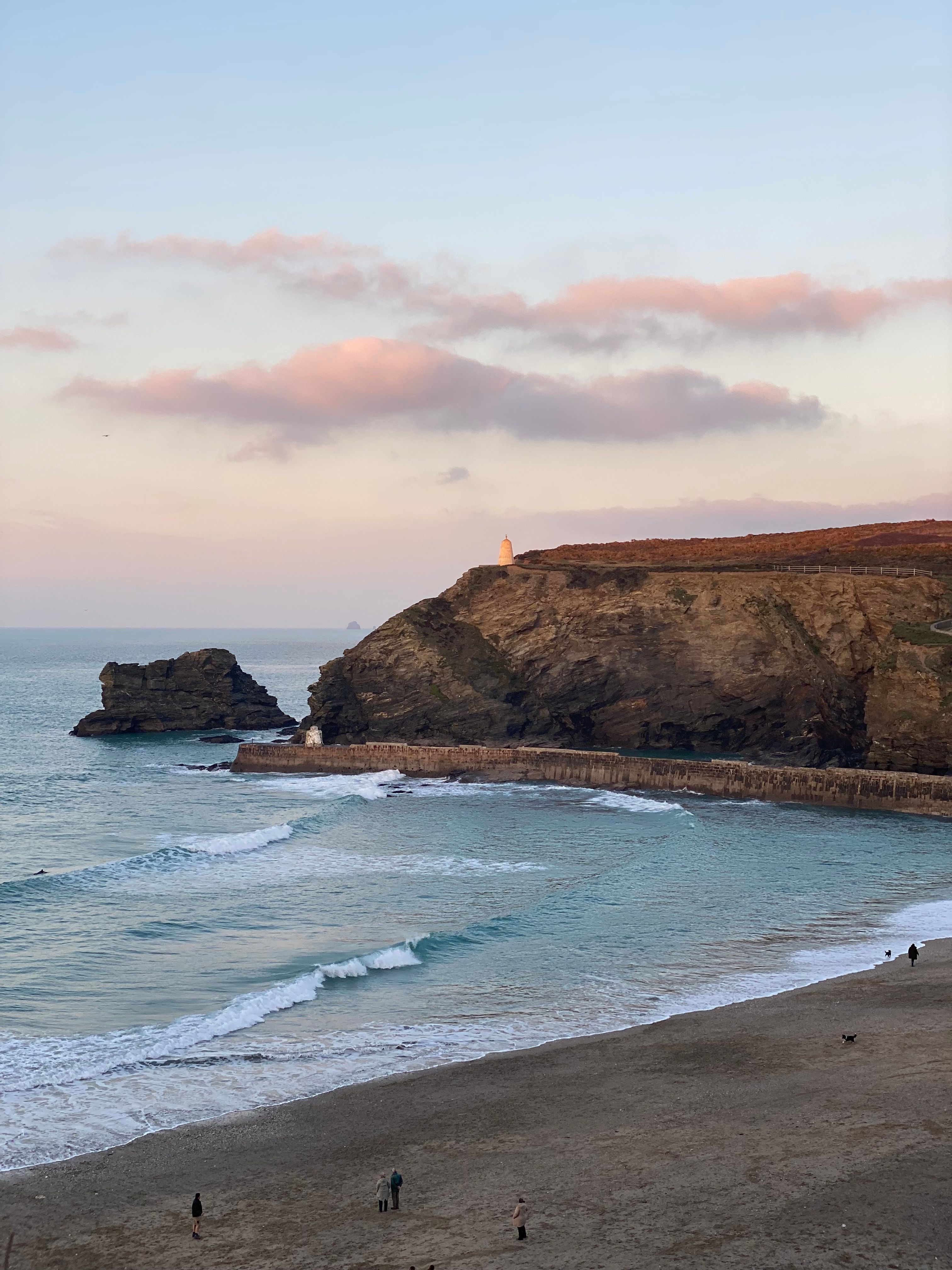View of the Beach and a Cliff · Free Stock Photo