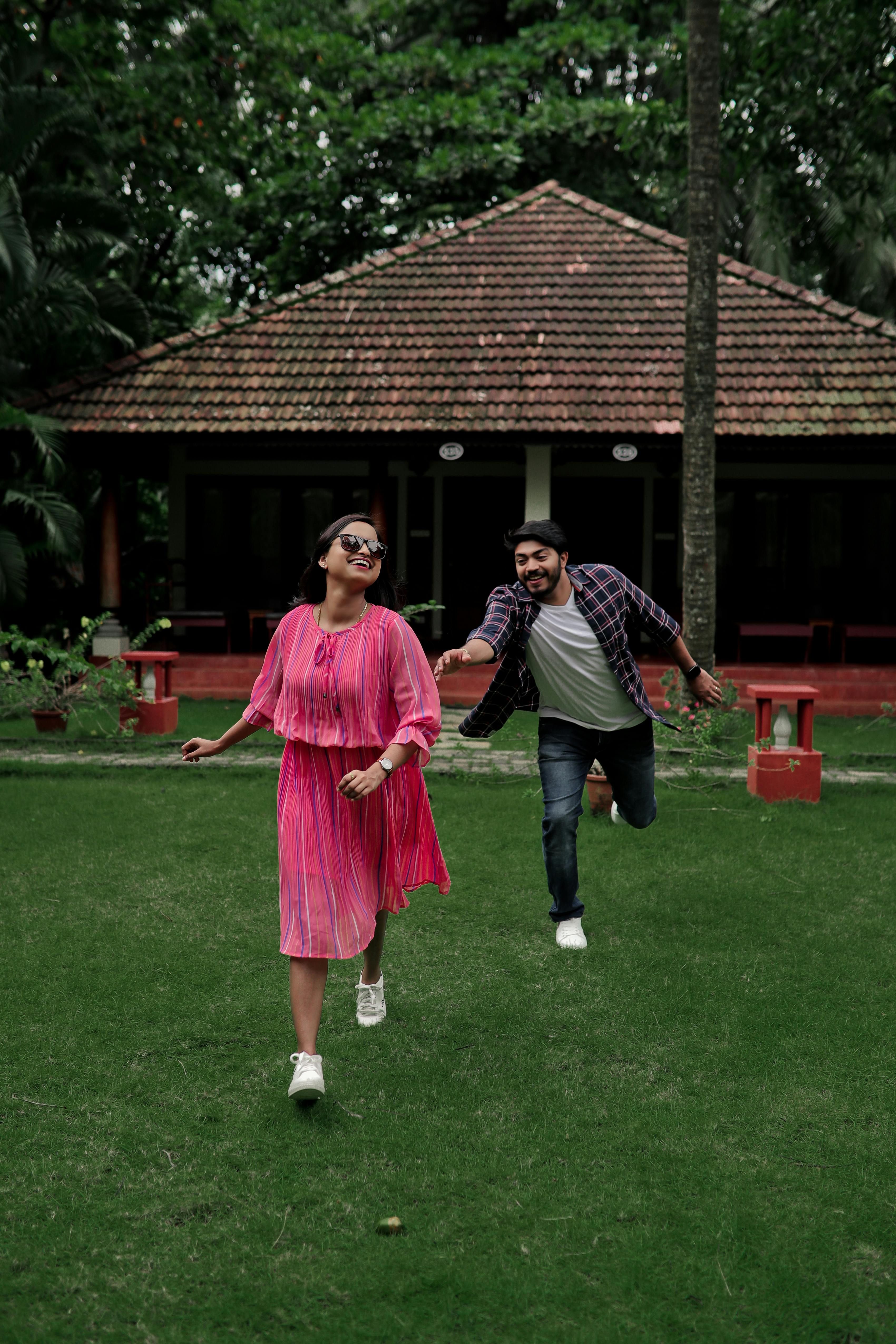 2 Men Chasing 1 Man Photos, Download The BEST Free 2 Men Chasing 1 Man ...