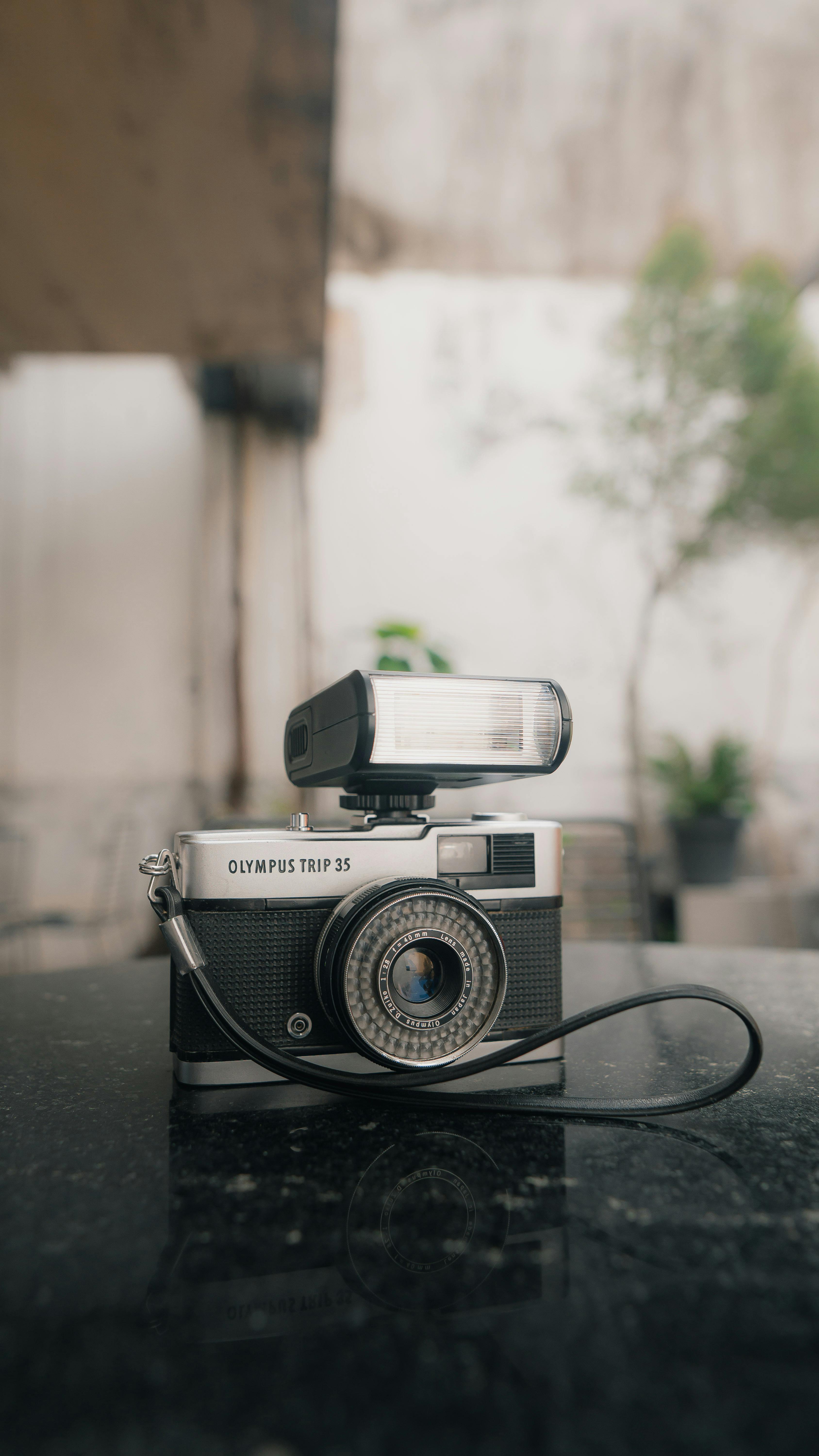 Grey and Black Camera · Free Stock Photo