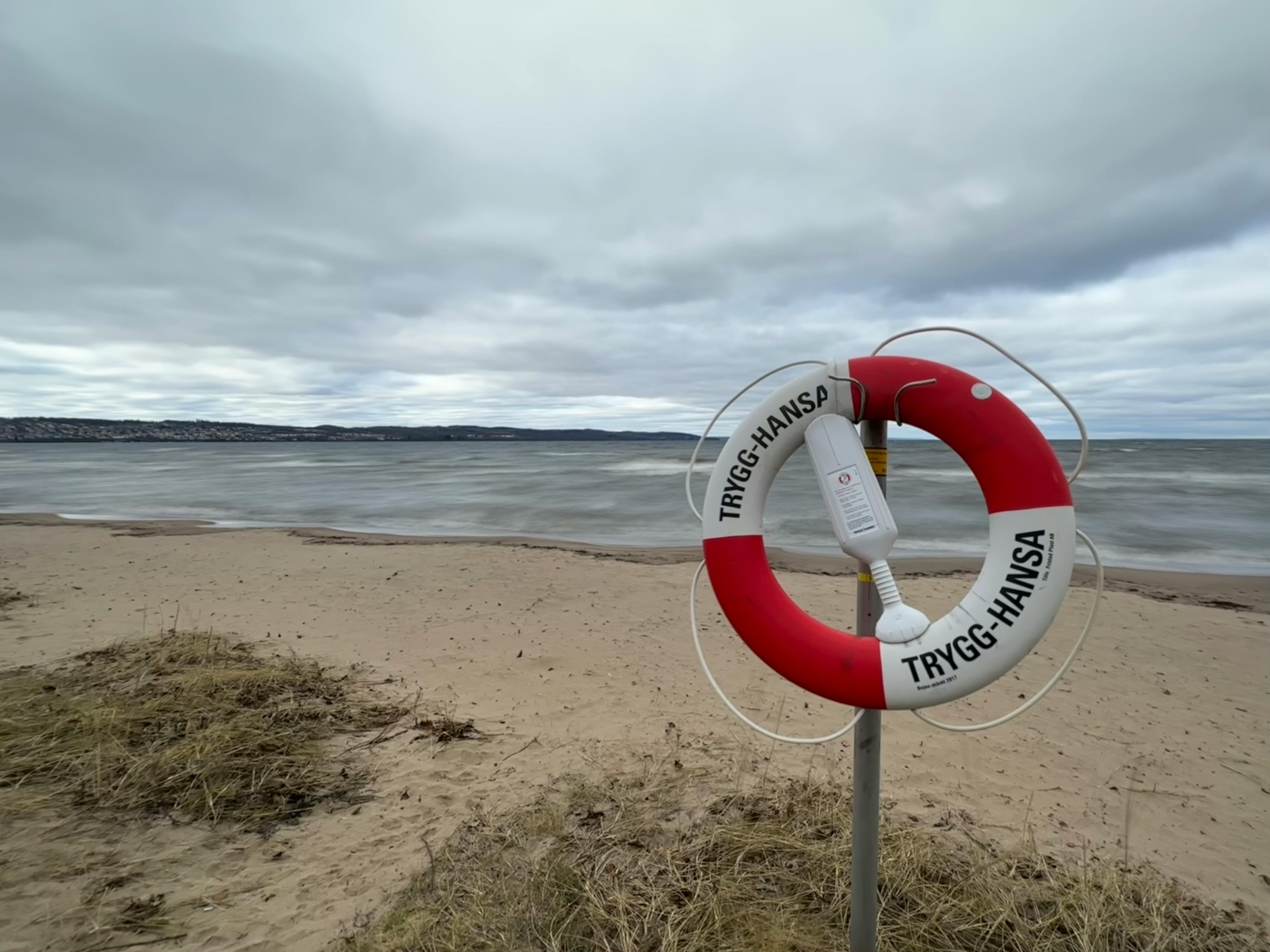 Lifebuoy on Beach · Free Stock Photo