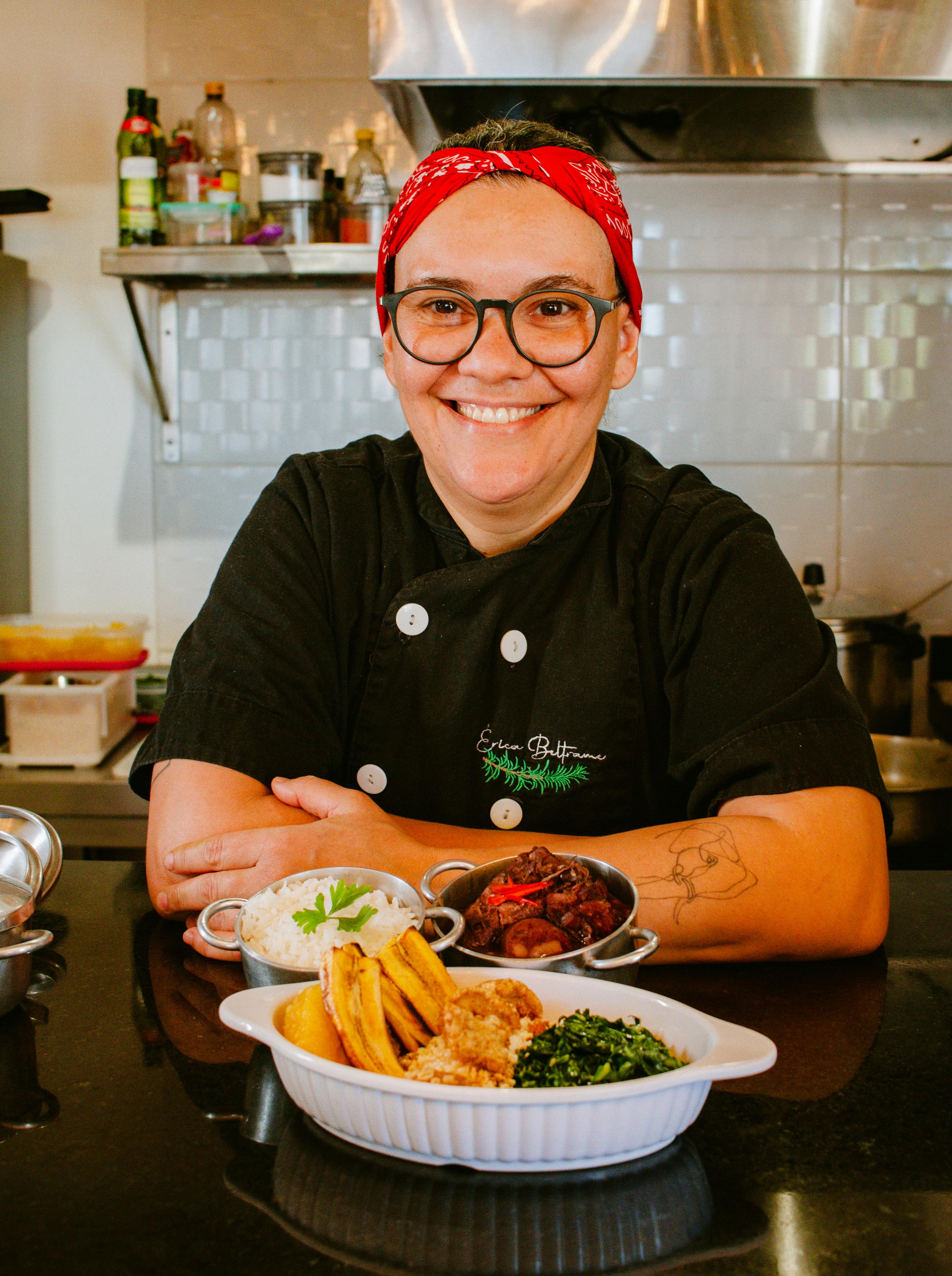 A Happy Chef and the Cooked Food on the Counter · Free Stock Photo