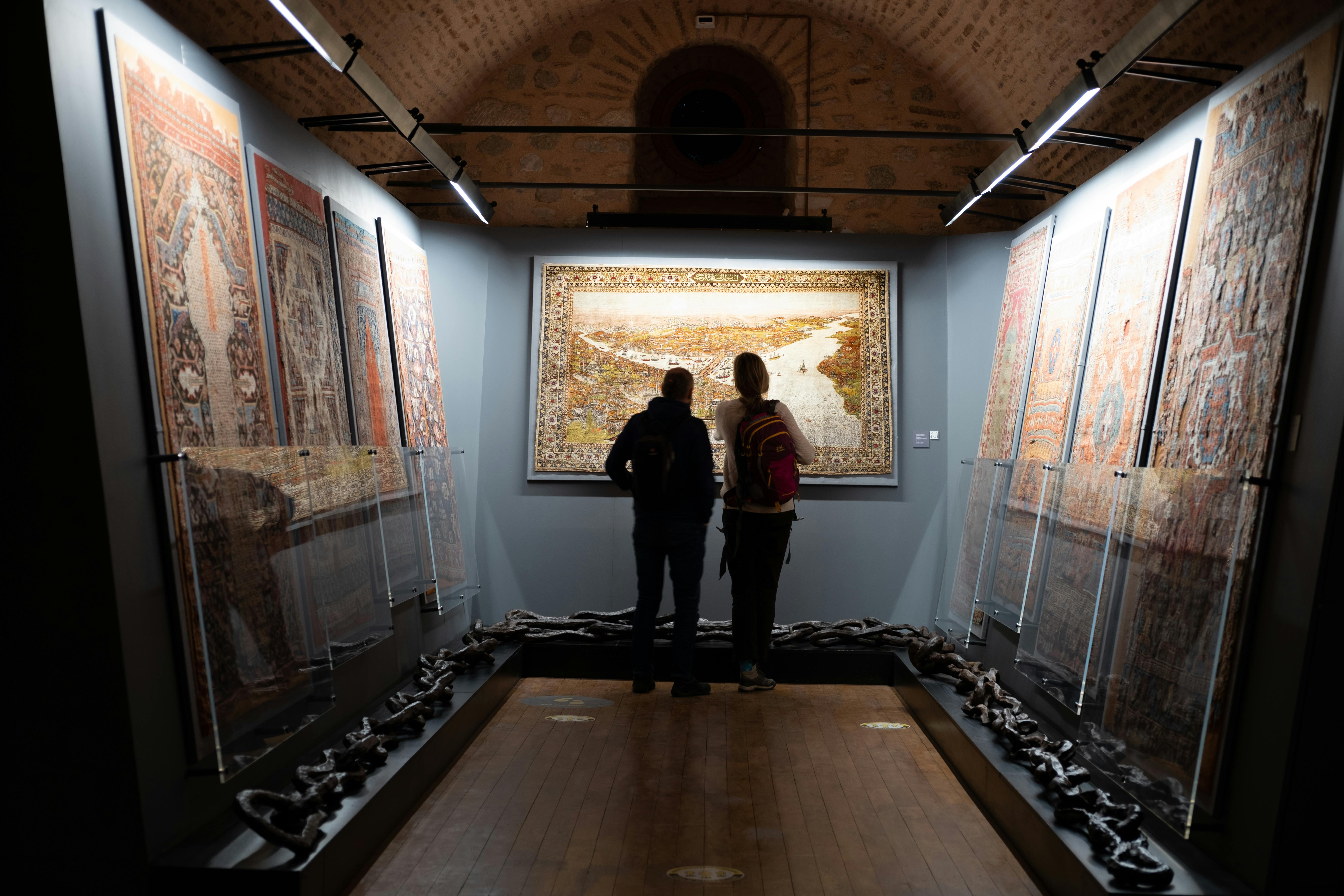 People In Museum Photos, Download The BEST Free People In Museum Stock ...