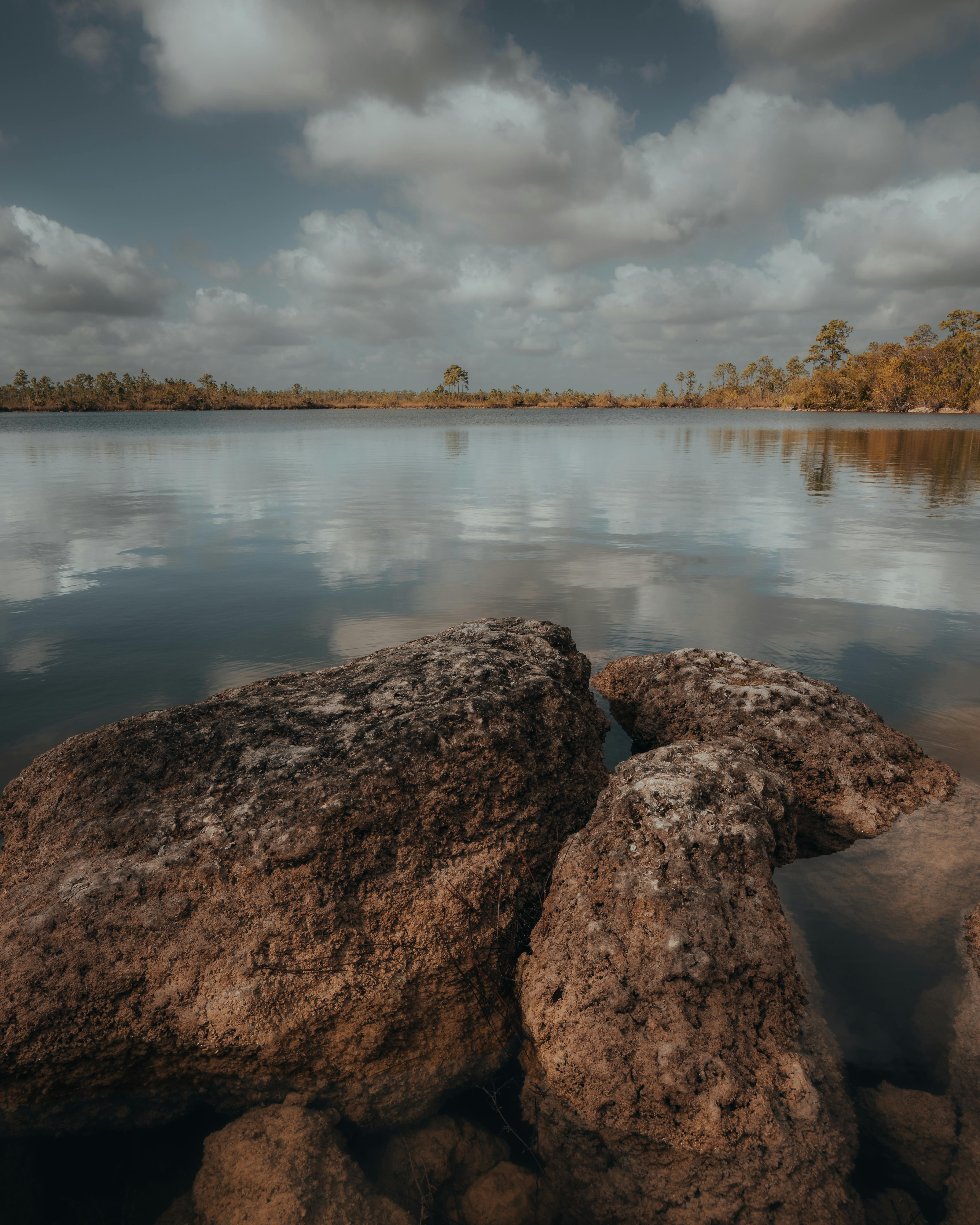 Rocks in Lake · Free Stock Photo