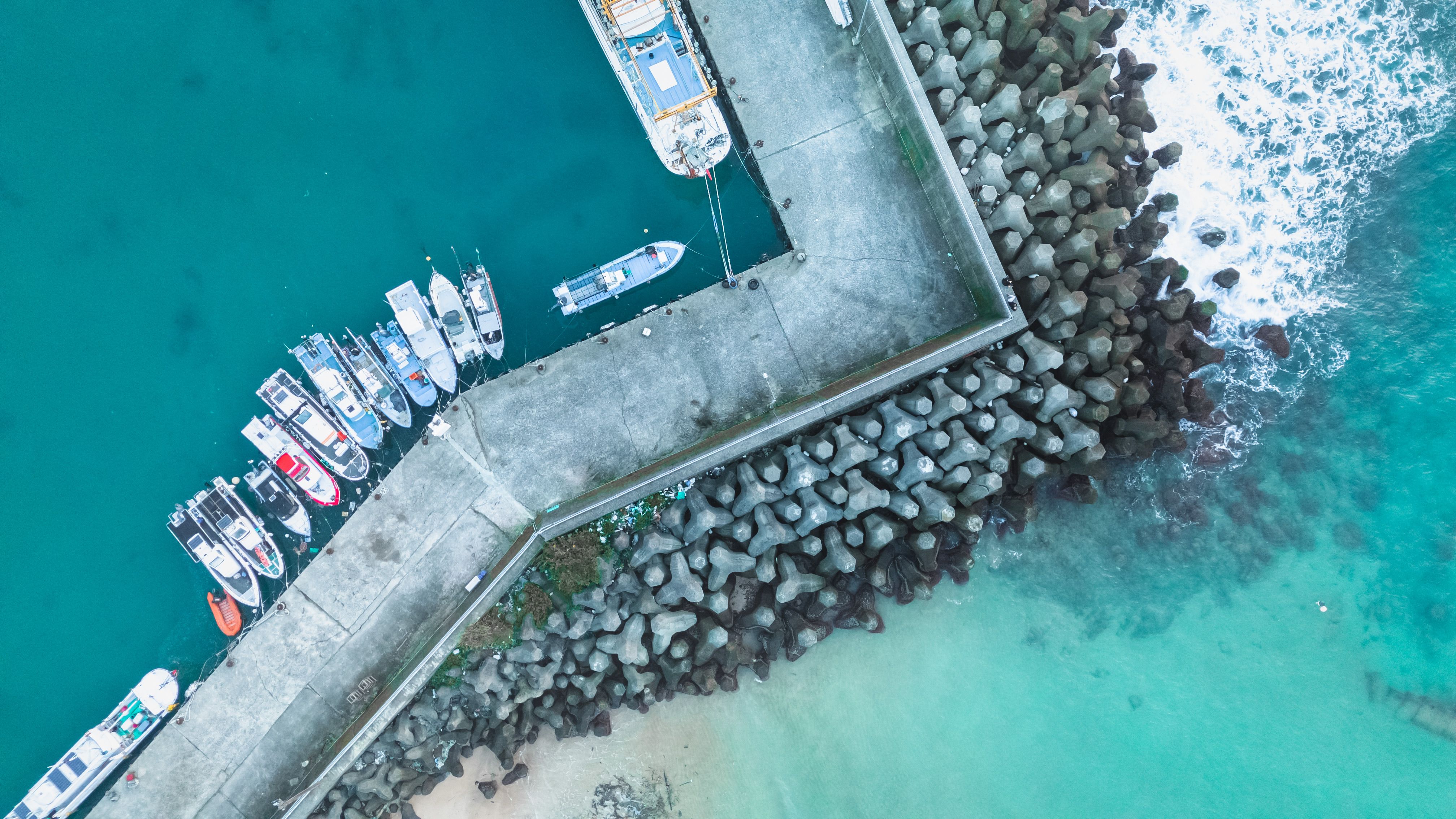Top View of Breakwaters and Marina · Free Stock Photo