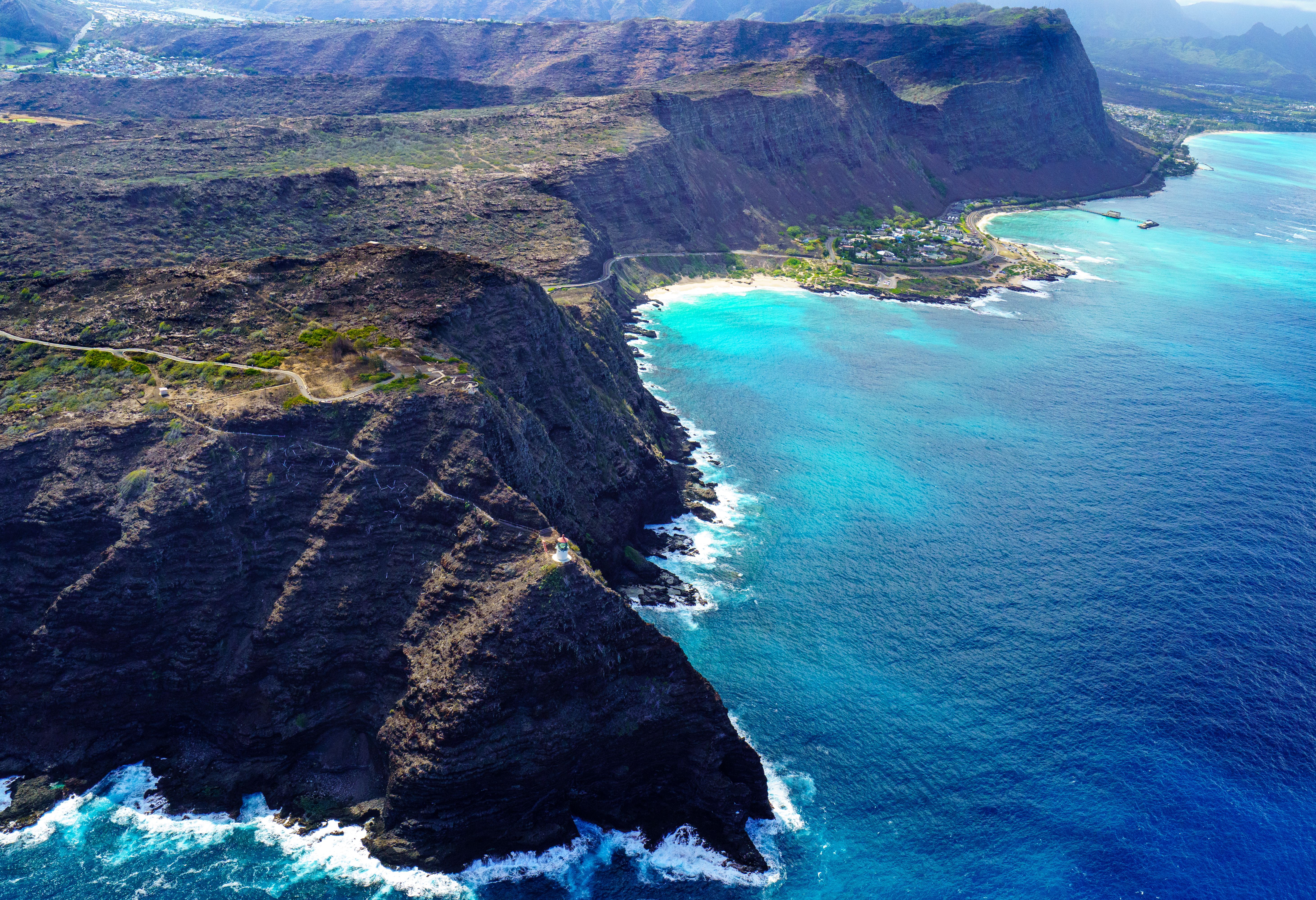 Cliff and Bay · Free Stock Photo