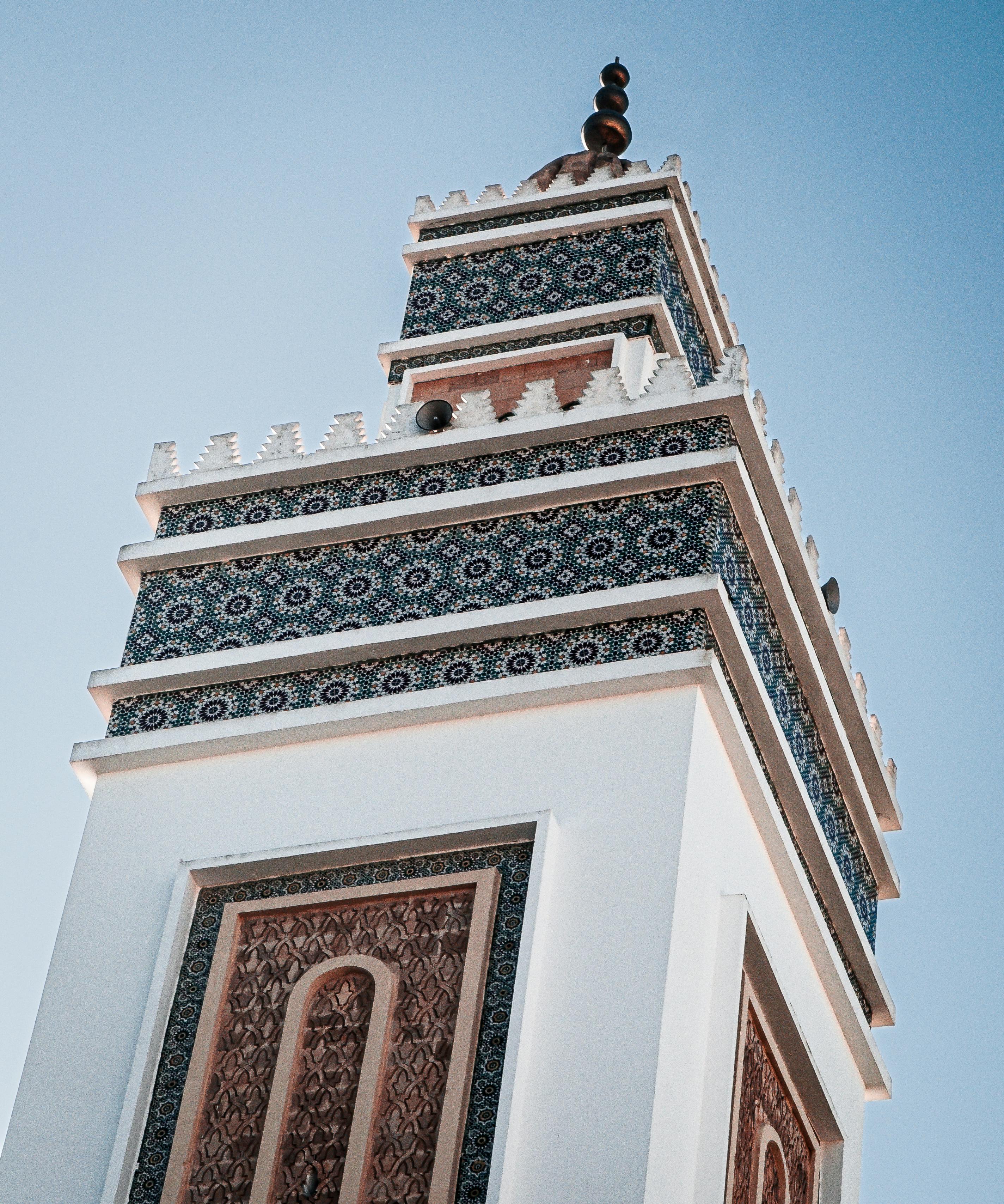 White Tower Building · Free Stock Photo