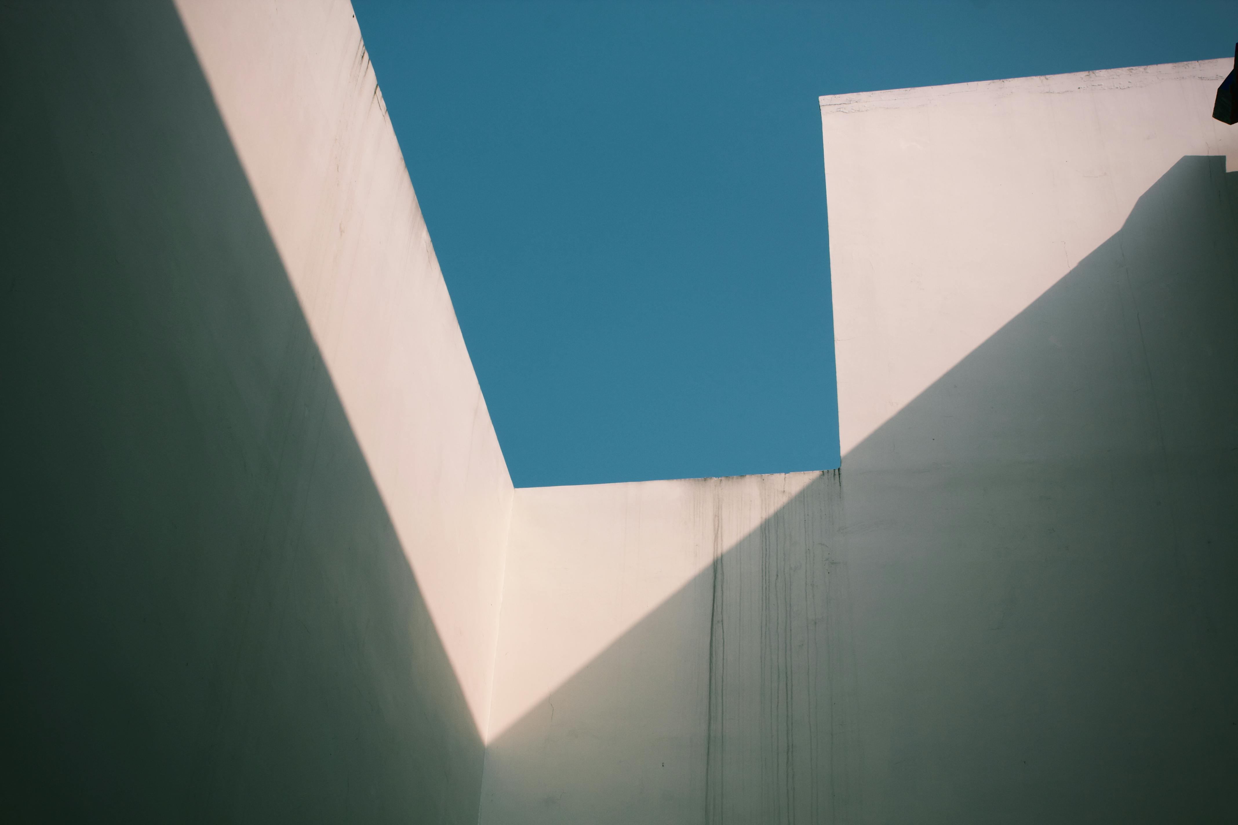 Shadow on Building Facade · Free Stock Photo