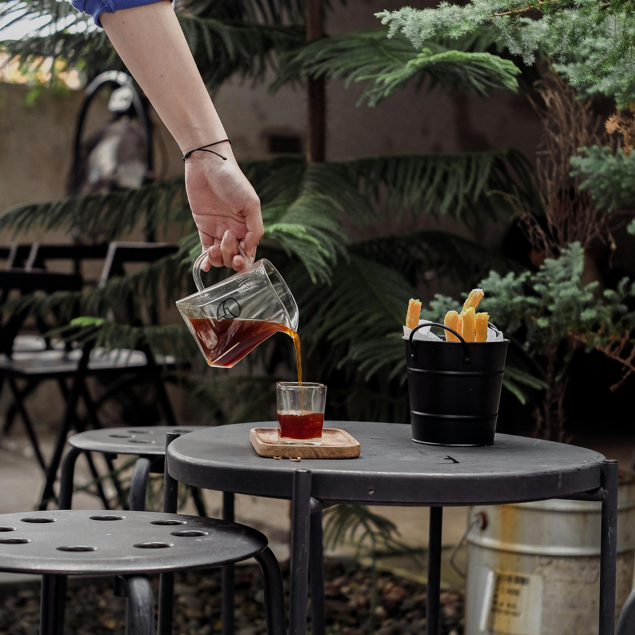 Pouring Canvas Photos, Download The BEST Free Pouring Canvas Stock ...