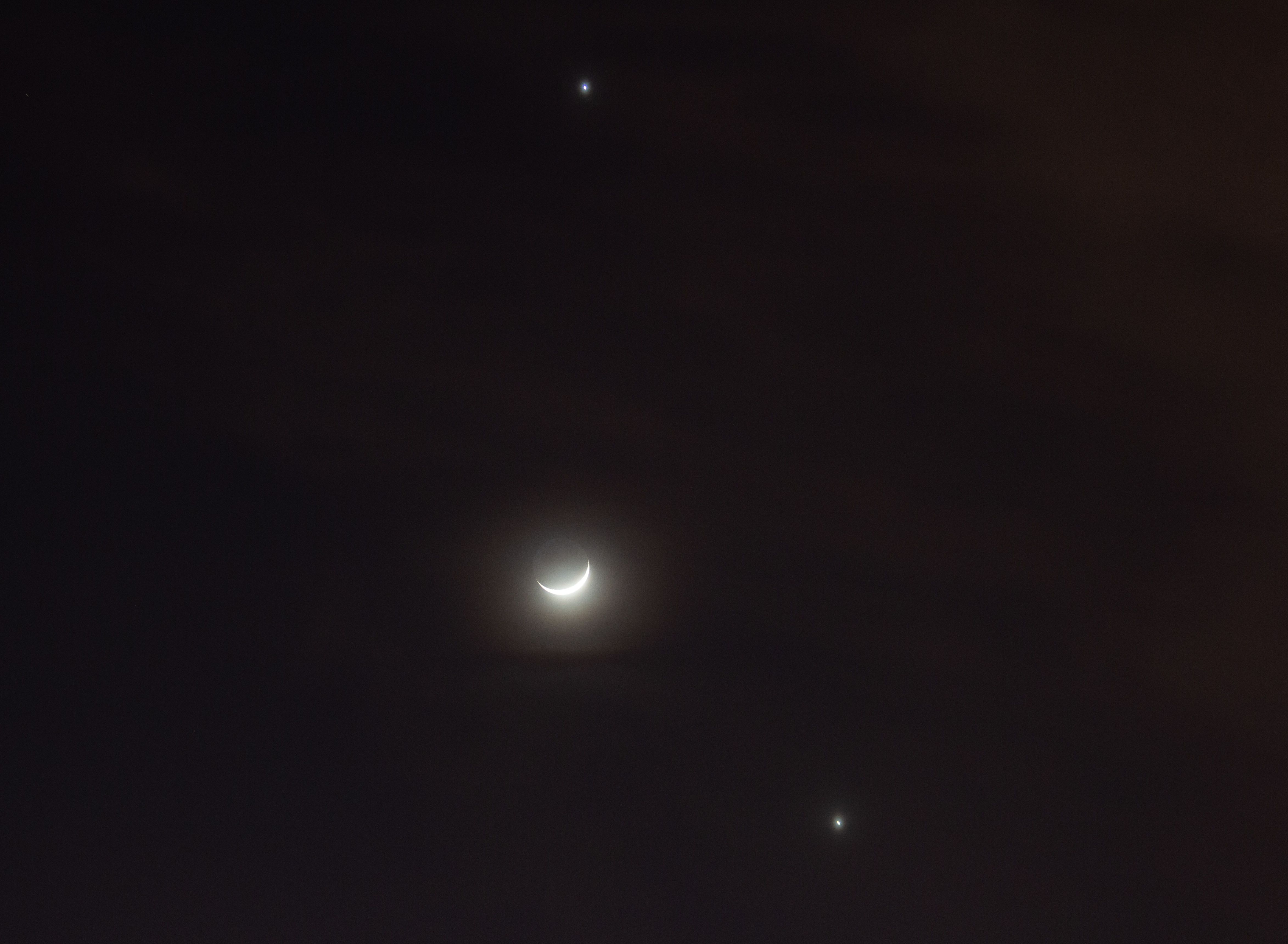 Crescent Moon in Black Sky · Free Stock Photo