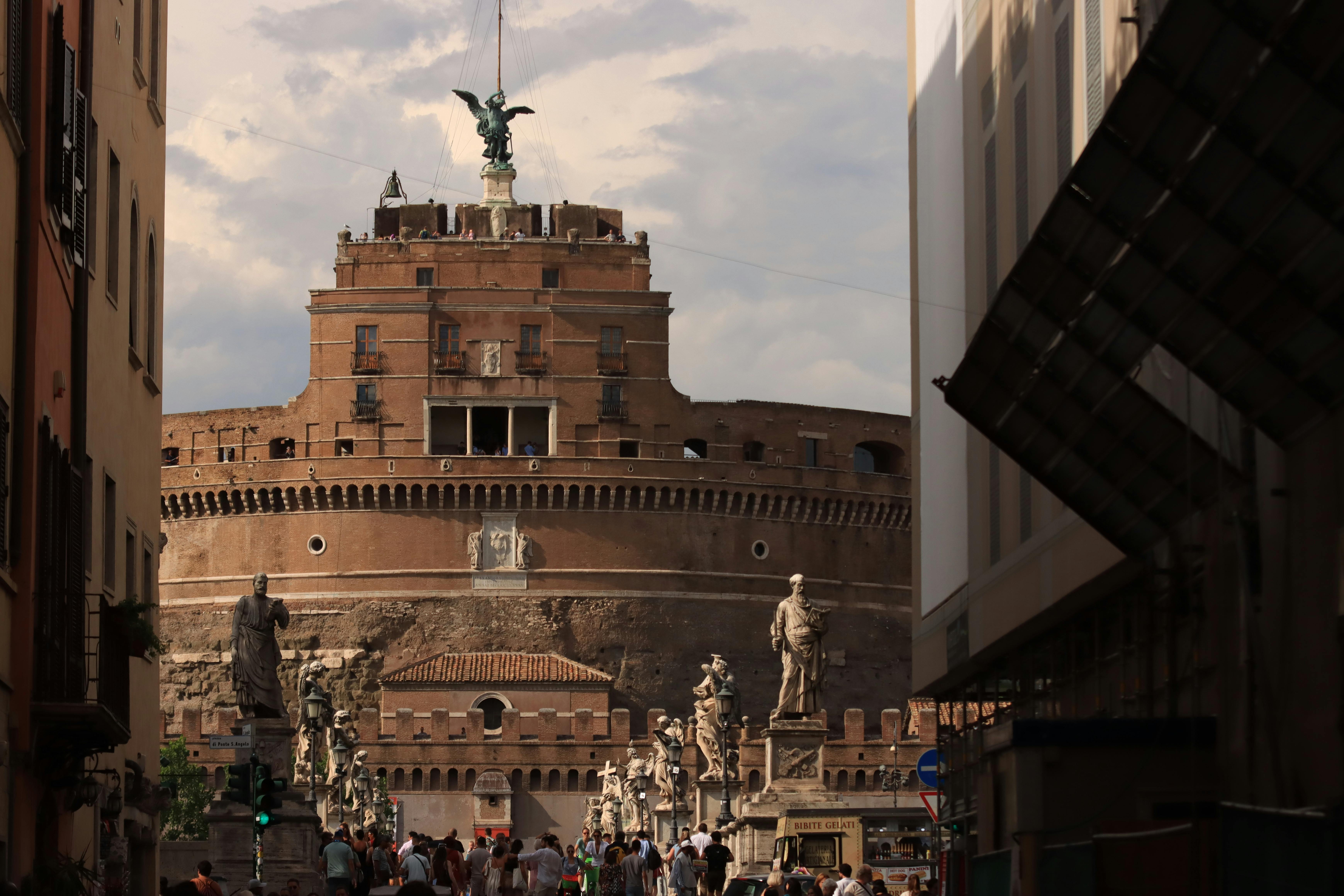 Mausoleum of Hadrian Cylindrical Building in Rome · Free Stock Photo