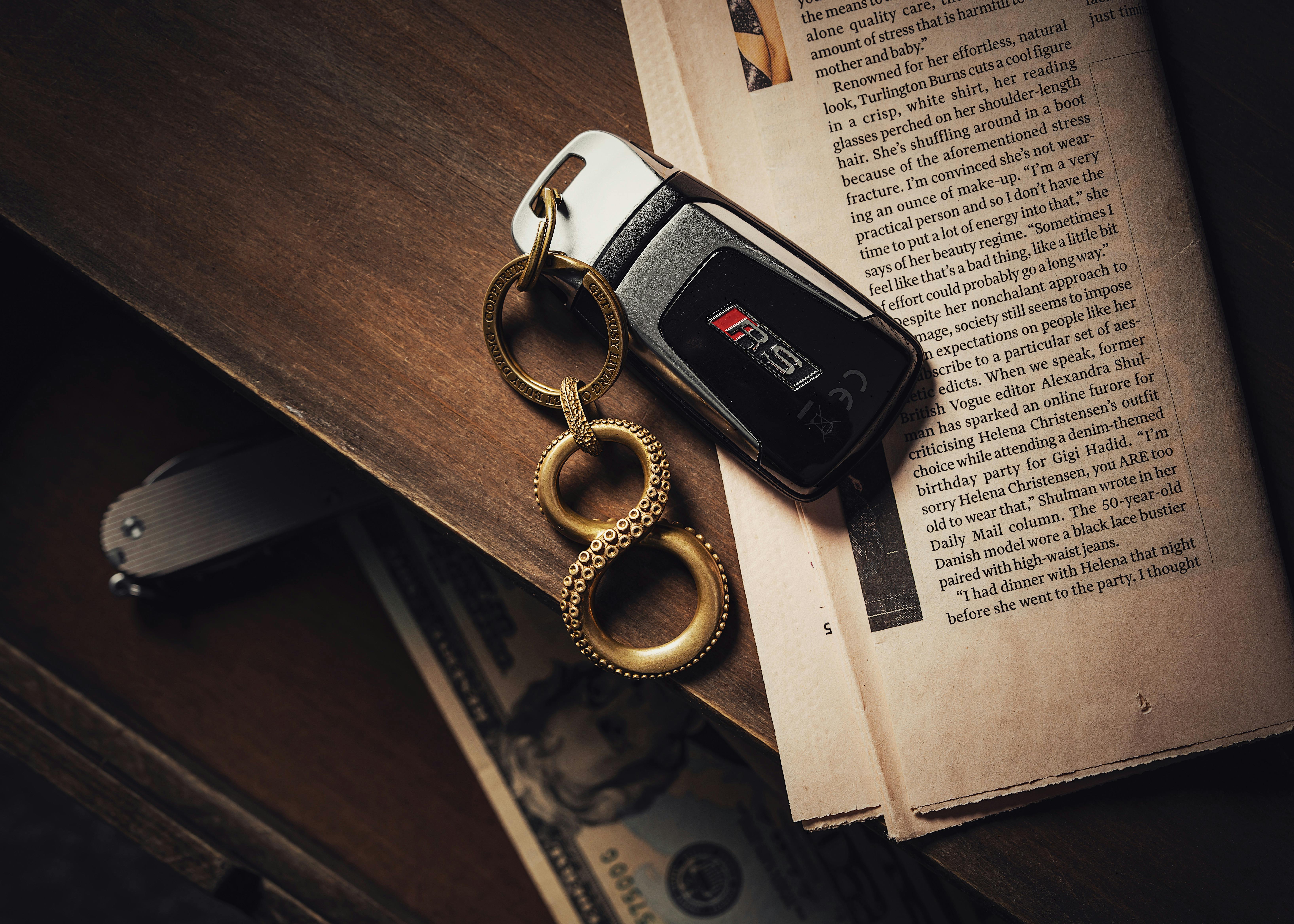 Octopus Infinity Keychain · Free Stock Photo