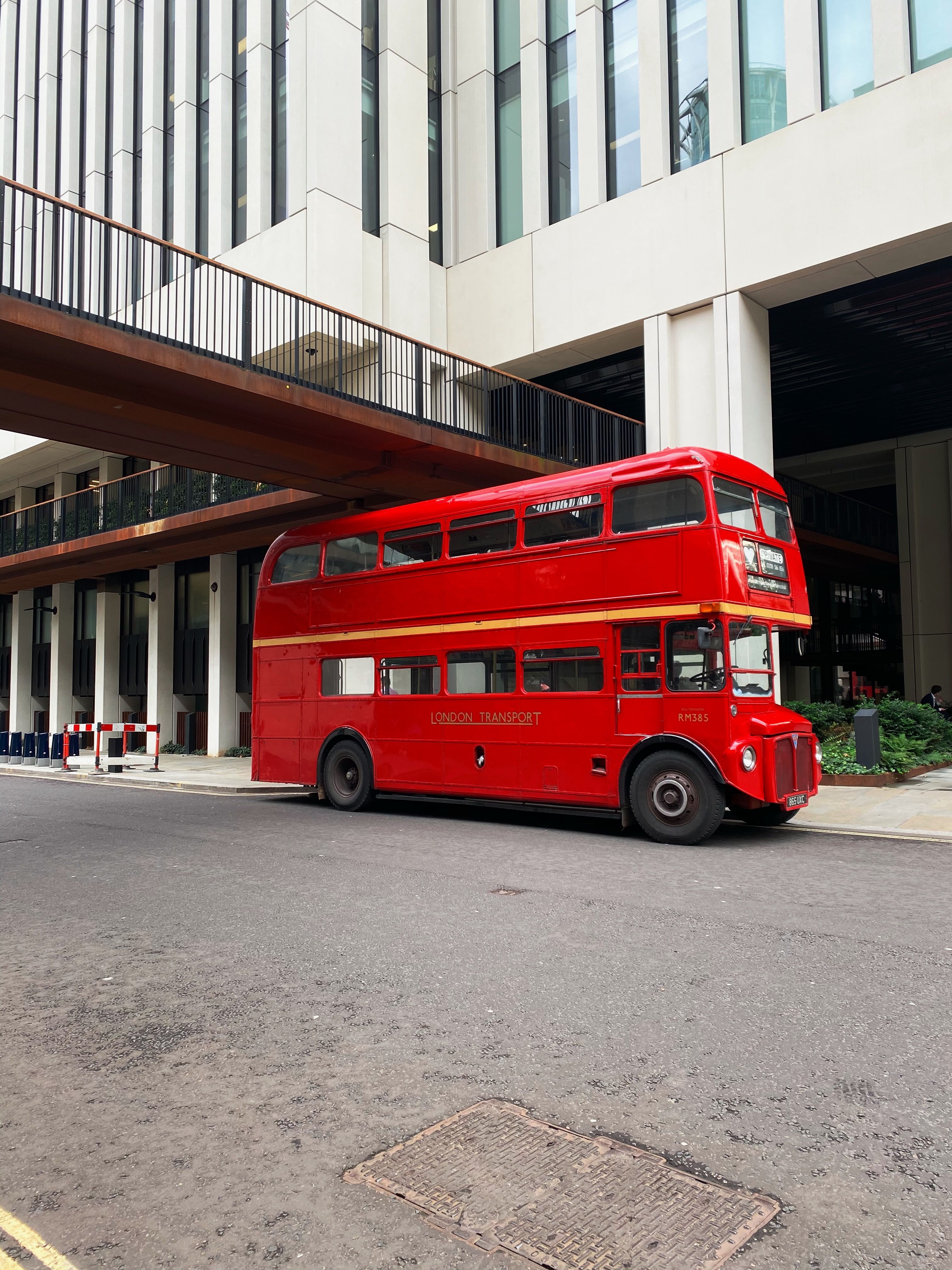 Red Double Decker Bus · Free Stock Photo