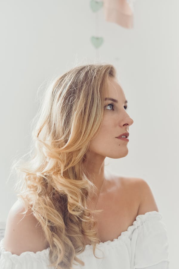 Basic White Woman Photos, Download The BEST Free Basic White Woman ...